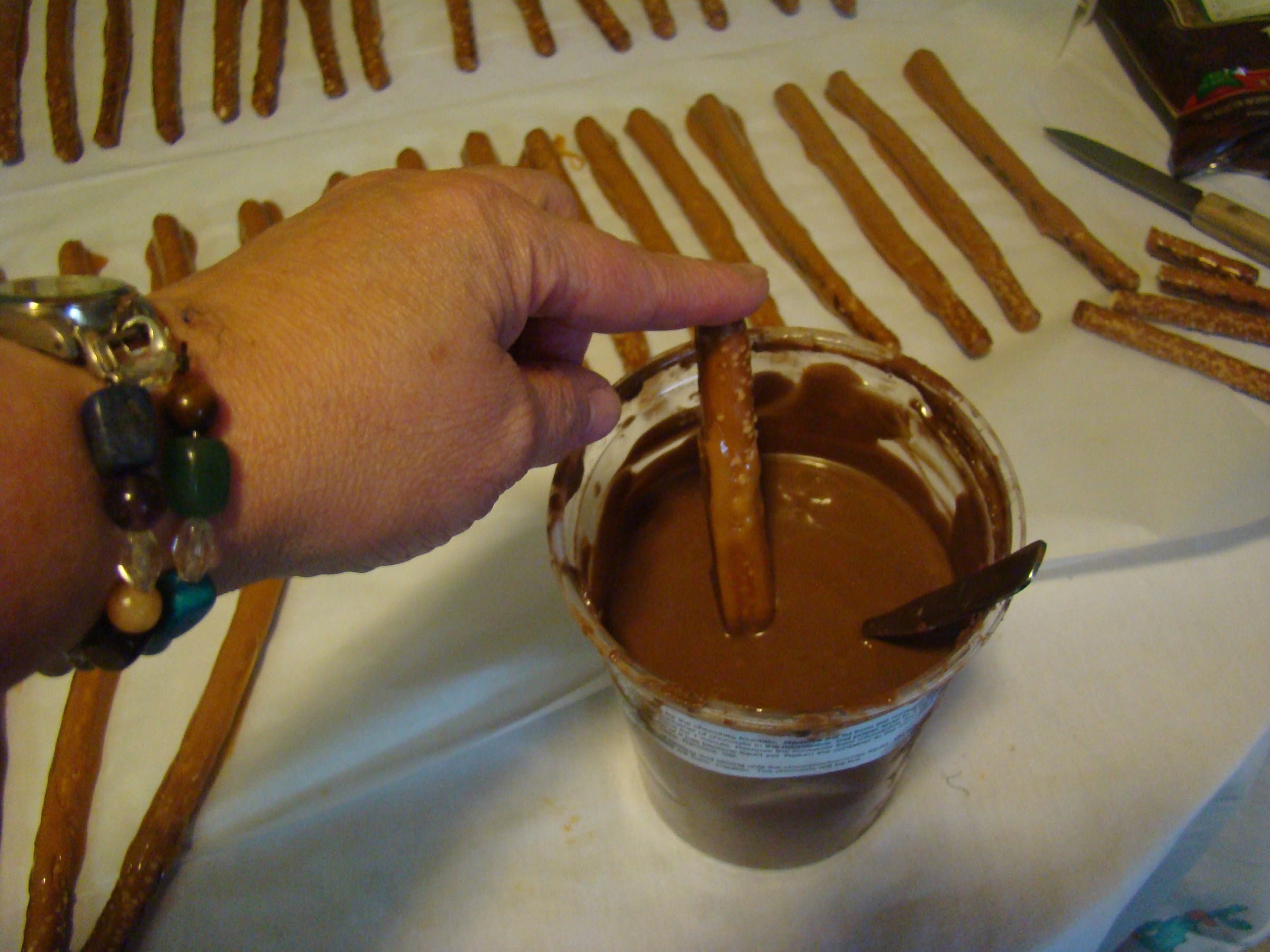 Chocolate Covered Pretzel Rods : 16 Steps (with Pictures) - Instructables