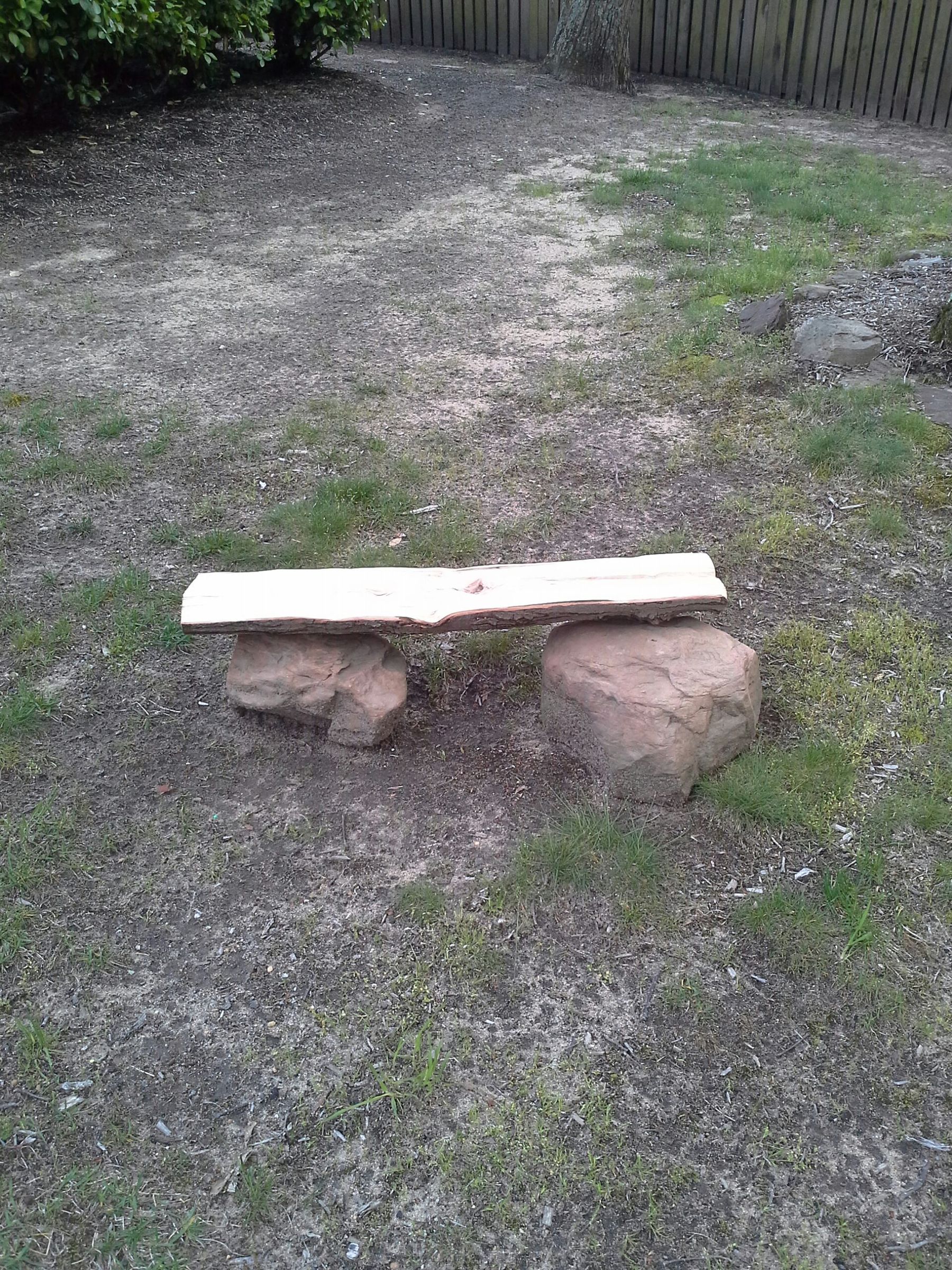 Easy Log Bench : 4 Steps - Instructables