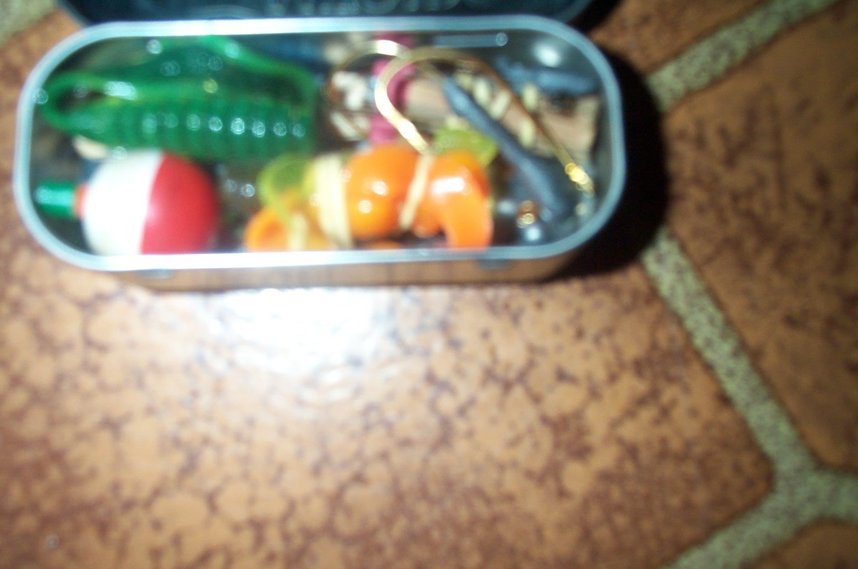 Mini Fishing Kit : 8 Steps - Instructables