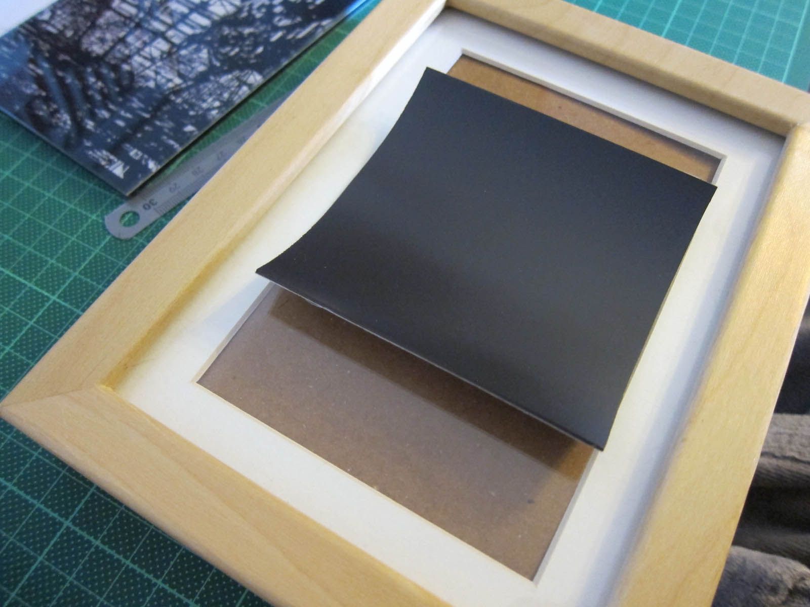 Magnetic Frame for Dibond Mounted Pictures : 4 Steps - Instructables