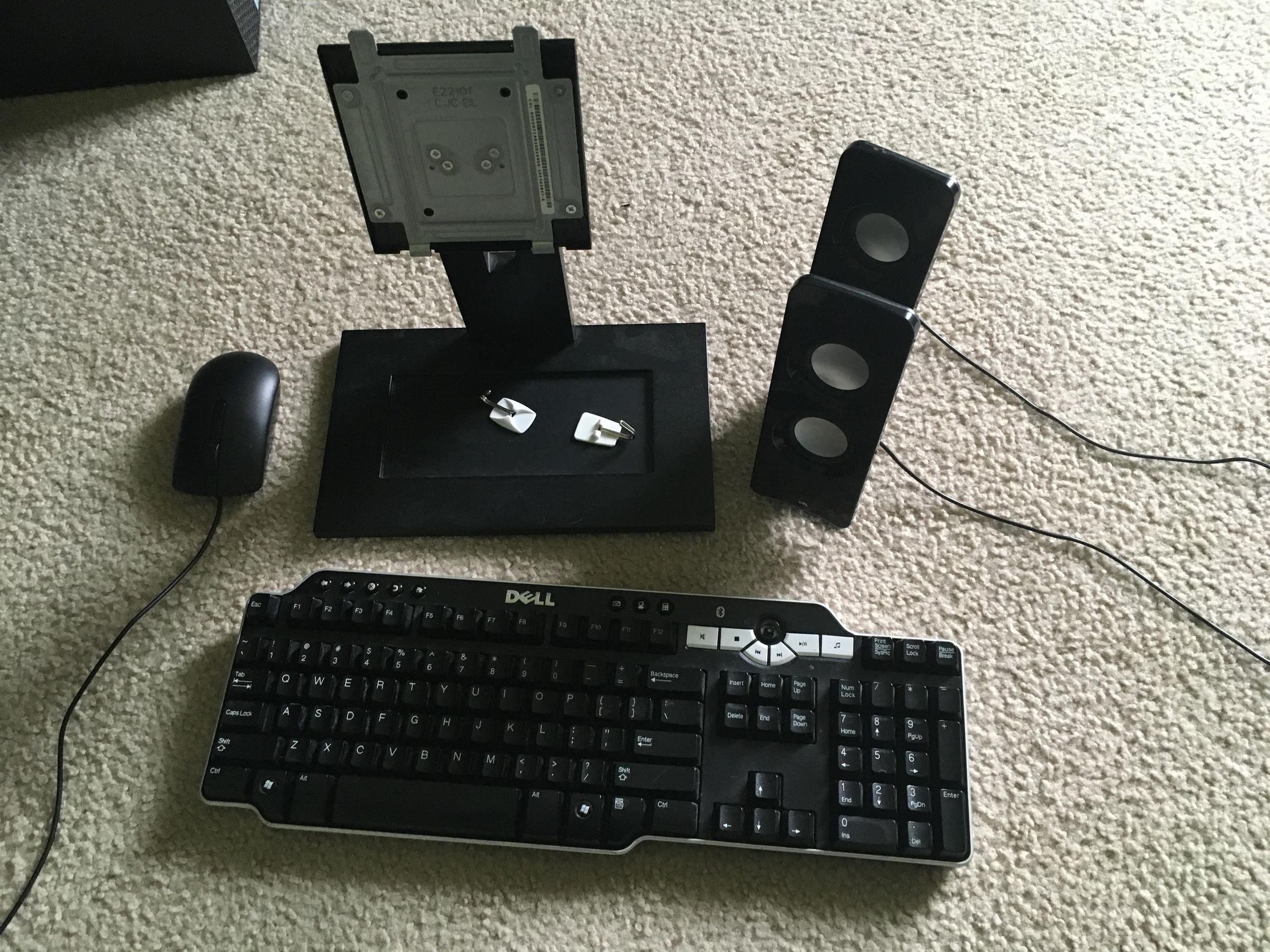 Microsoft Surface Pro Dock/kiosk : 5 Steps - Instructables