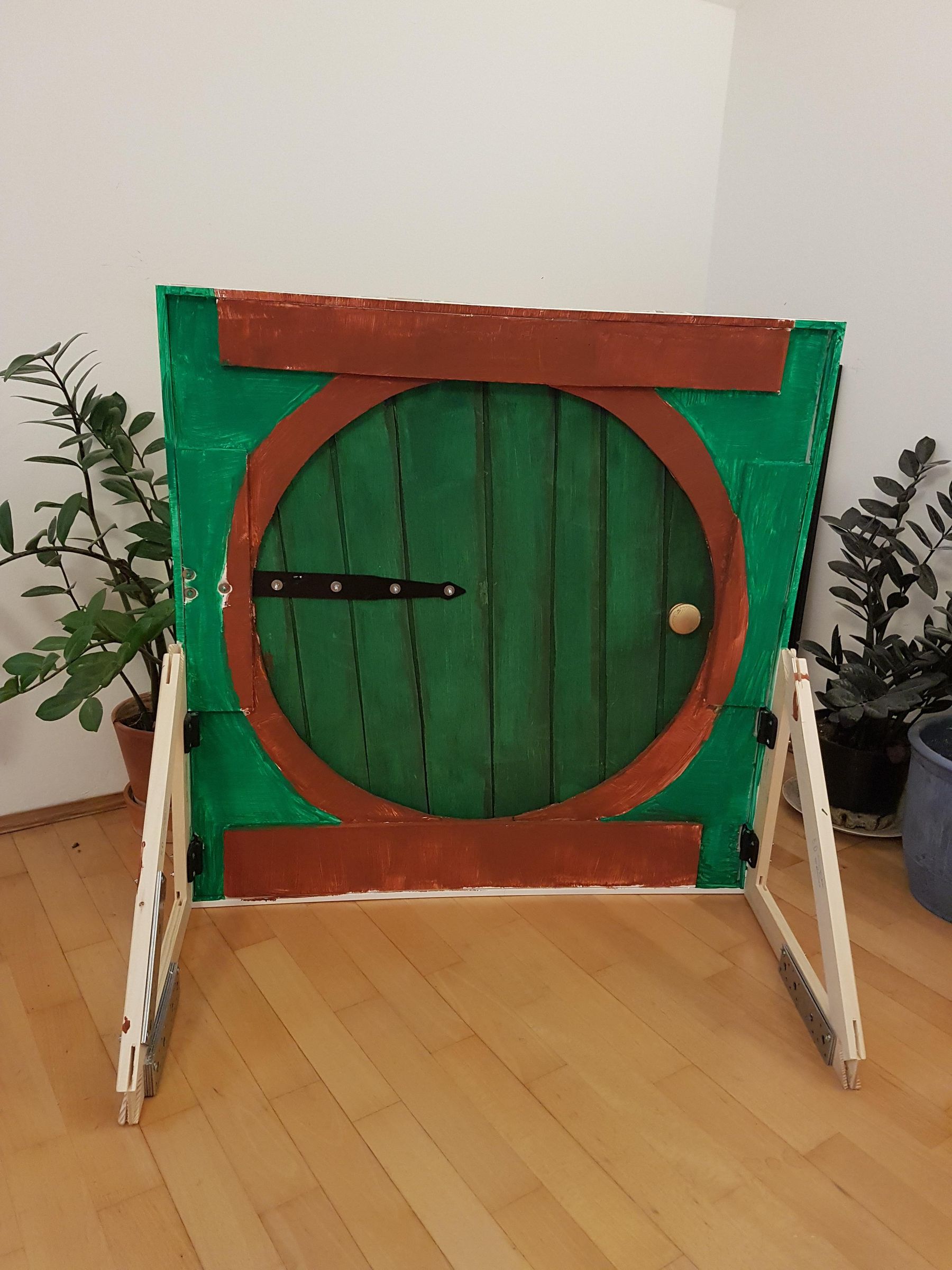 Hobbit-Cave Door for Children's Playcave : 4 Steps (with Pictures ...