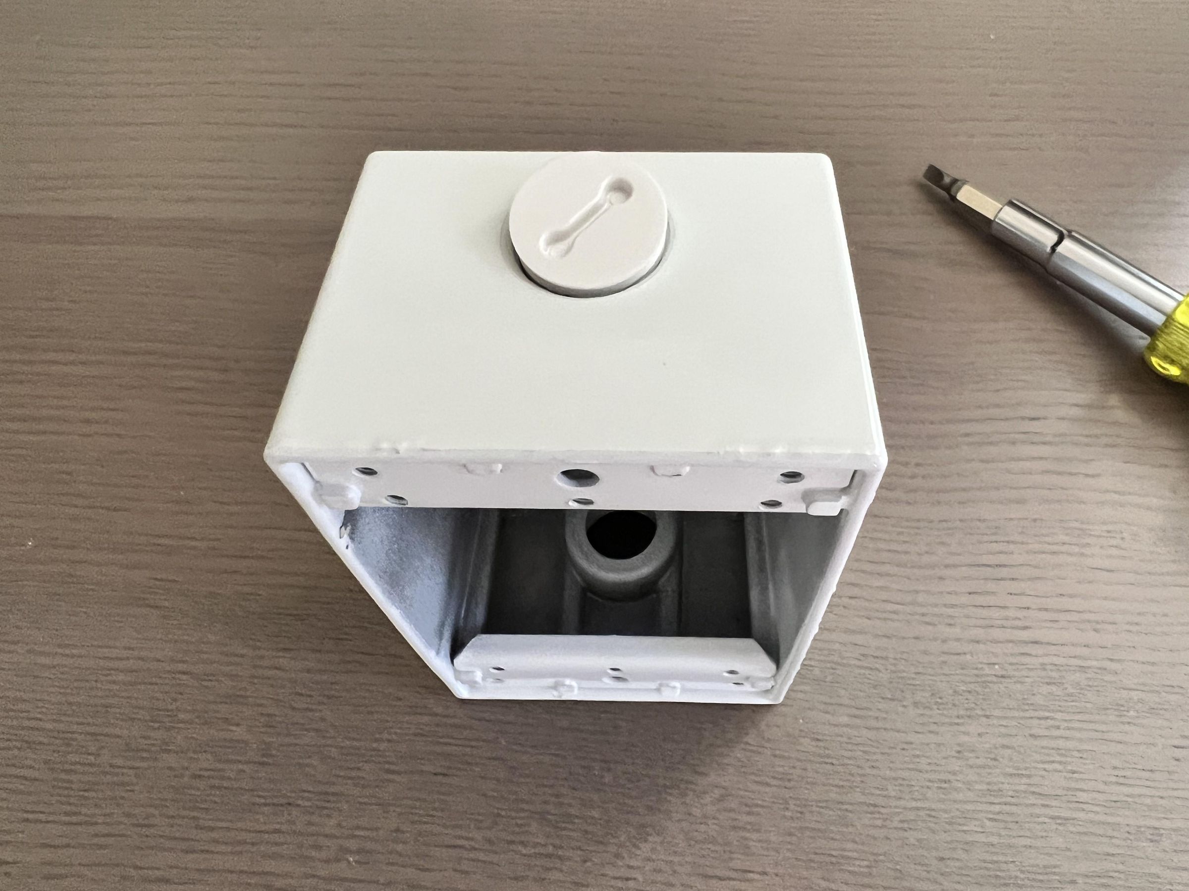 Desktop Power and USB Outlet (120v) : 7 Steps - Instructables