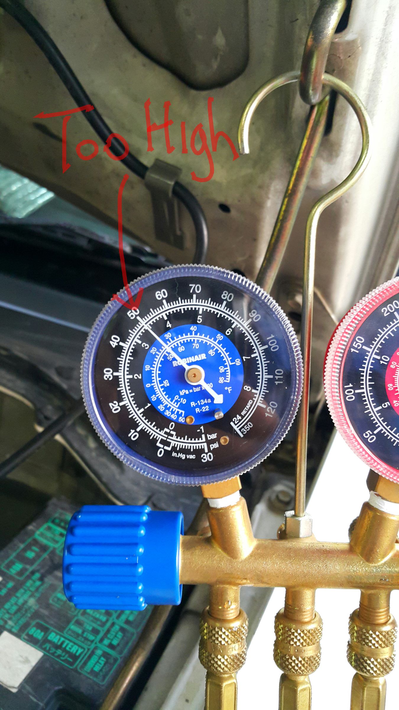 Topping Up a Car's R134a Air Conditioning System. : 4 Steps - Instructables