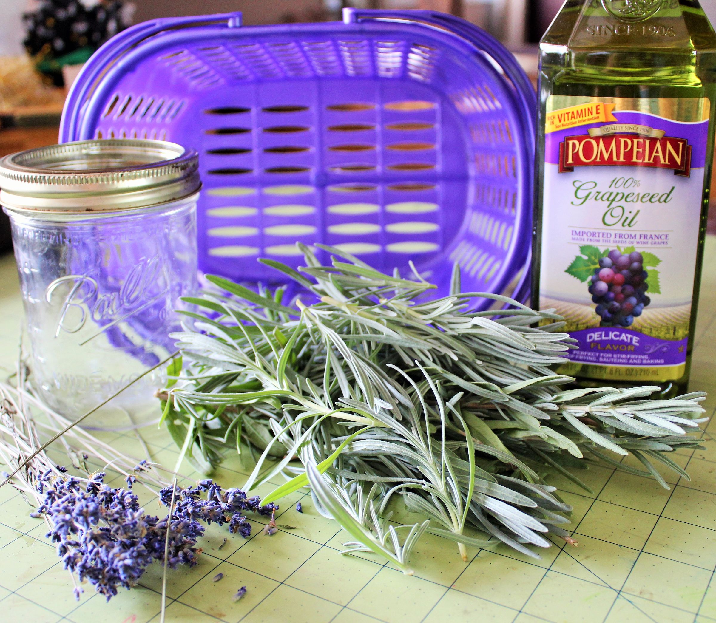 How to Make Lavender Oil (with Pictures) - Instructables