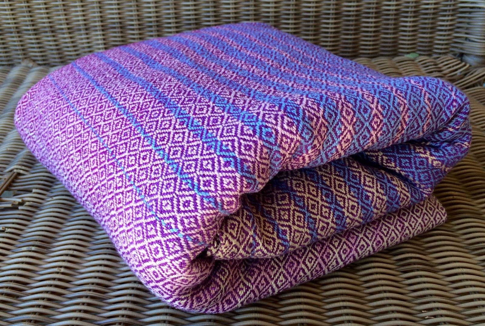 How to Weave a Baby Wrap : 9 Steps (with Pictures) - Instructables