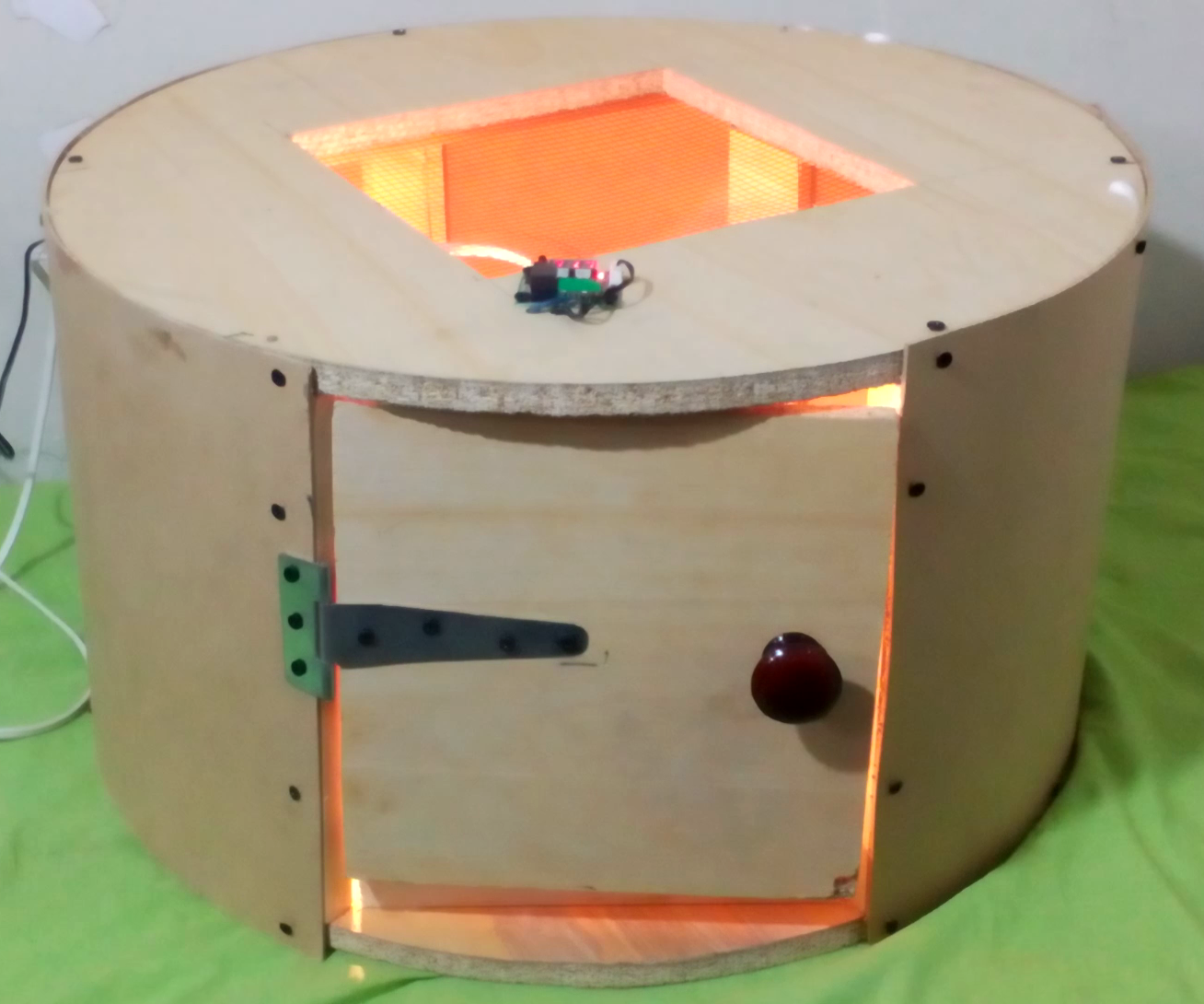 How to Make Brooder for Chicks : 7 Steps (with Pictures) - Instructables