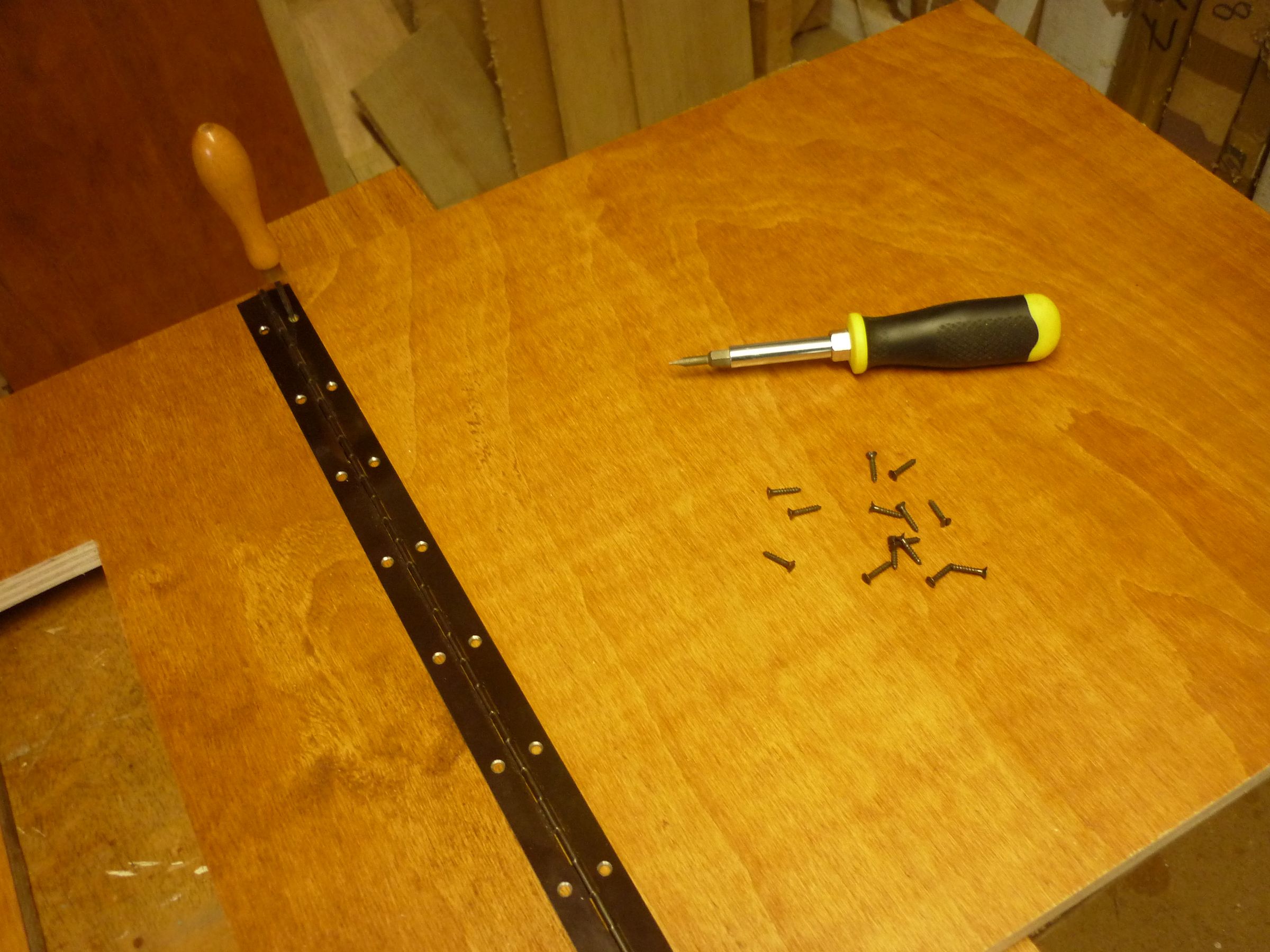 Collapsible Z-Shaped Side Table : 7 Steps (with Pictures) - Instructables