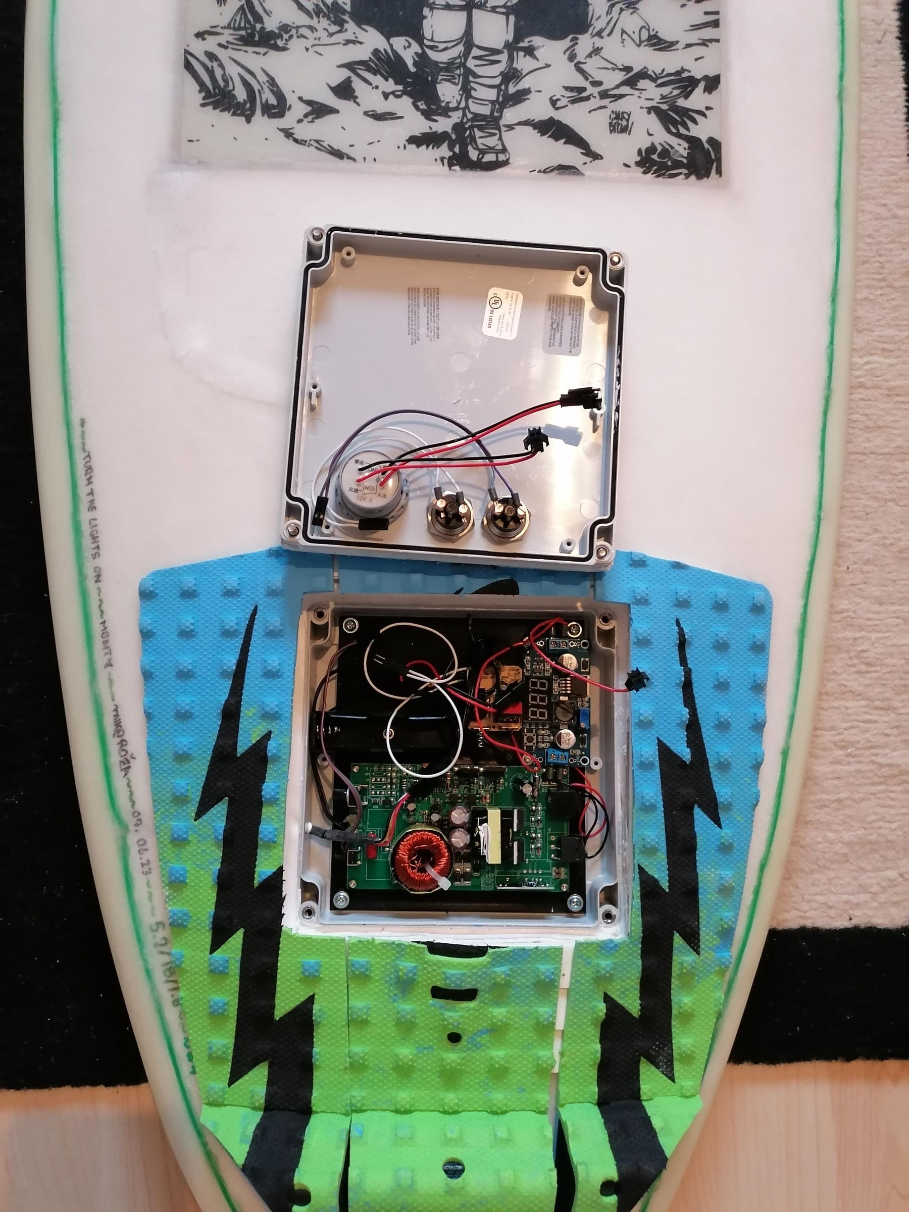 Electroluminescent & Glow-In-The-Dark Surfboard : 9 Steps (with ...