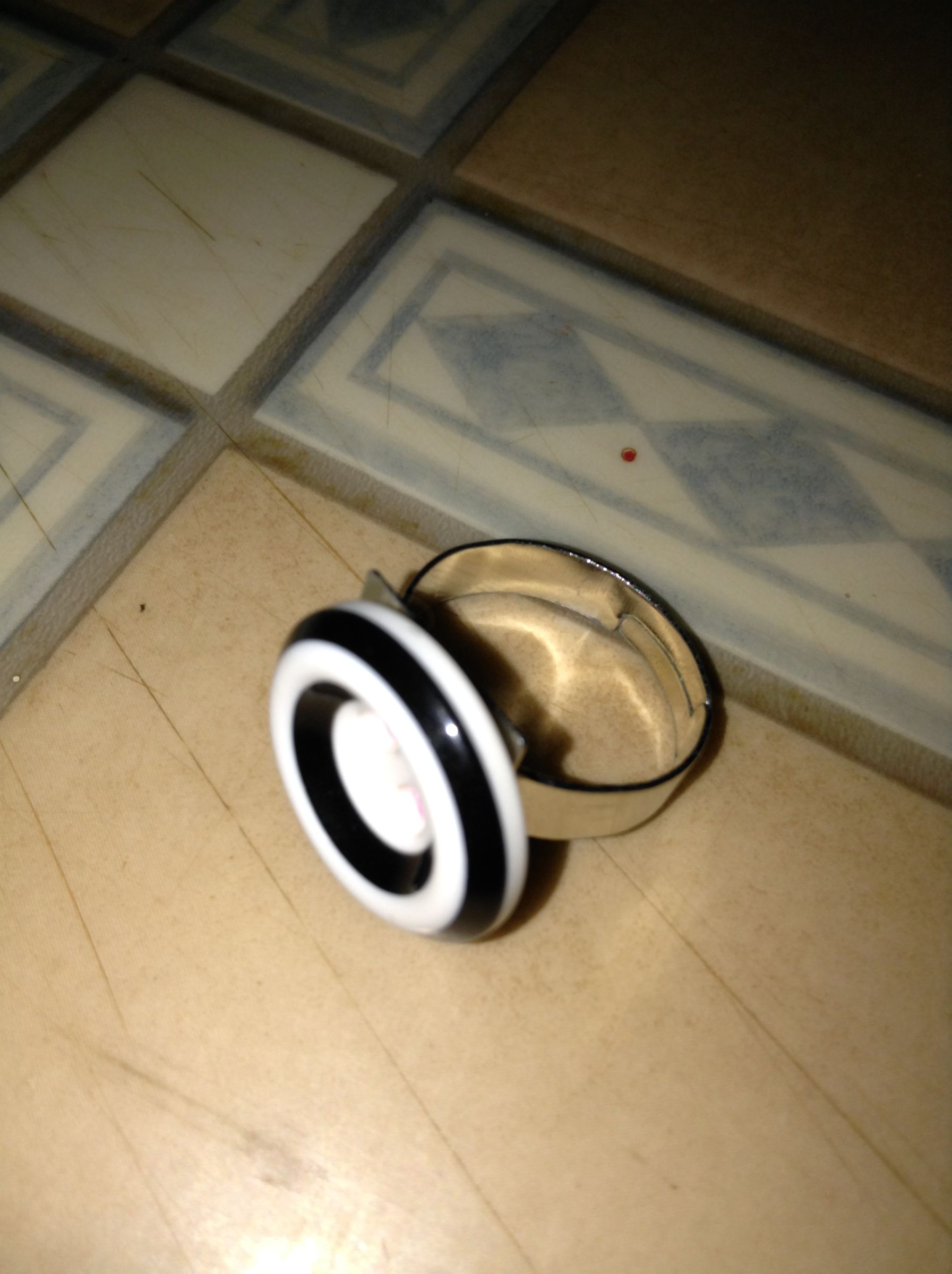 Buton Ring : 4 Steps - Instructables