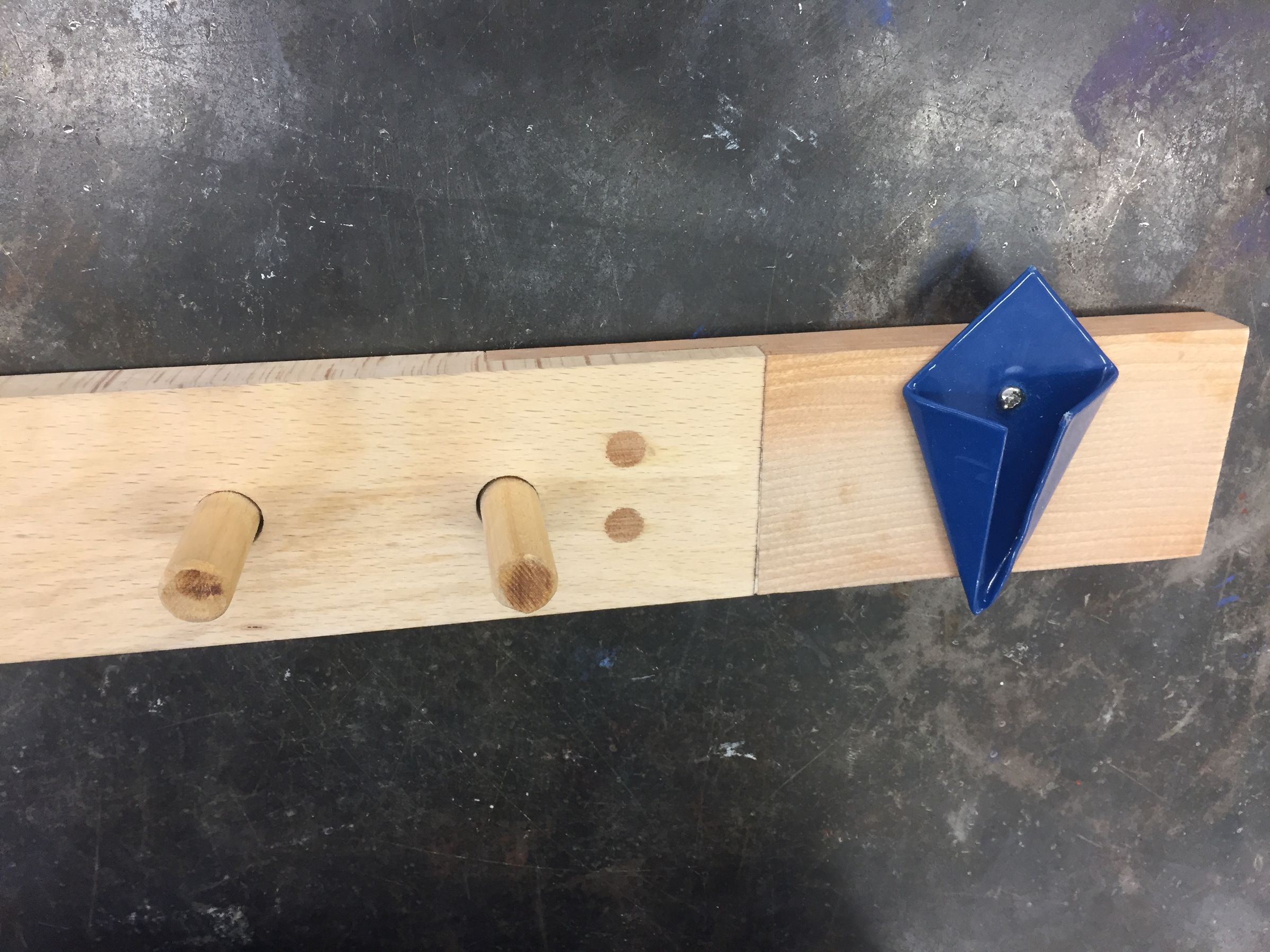 Callum's Awesome Coat-Hanger : 5 Steps - Instructables