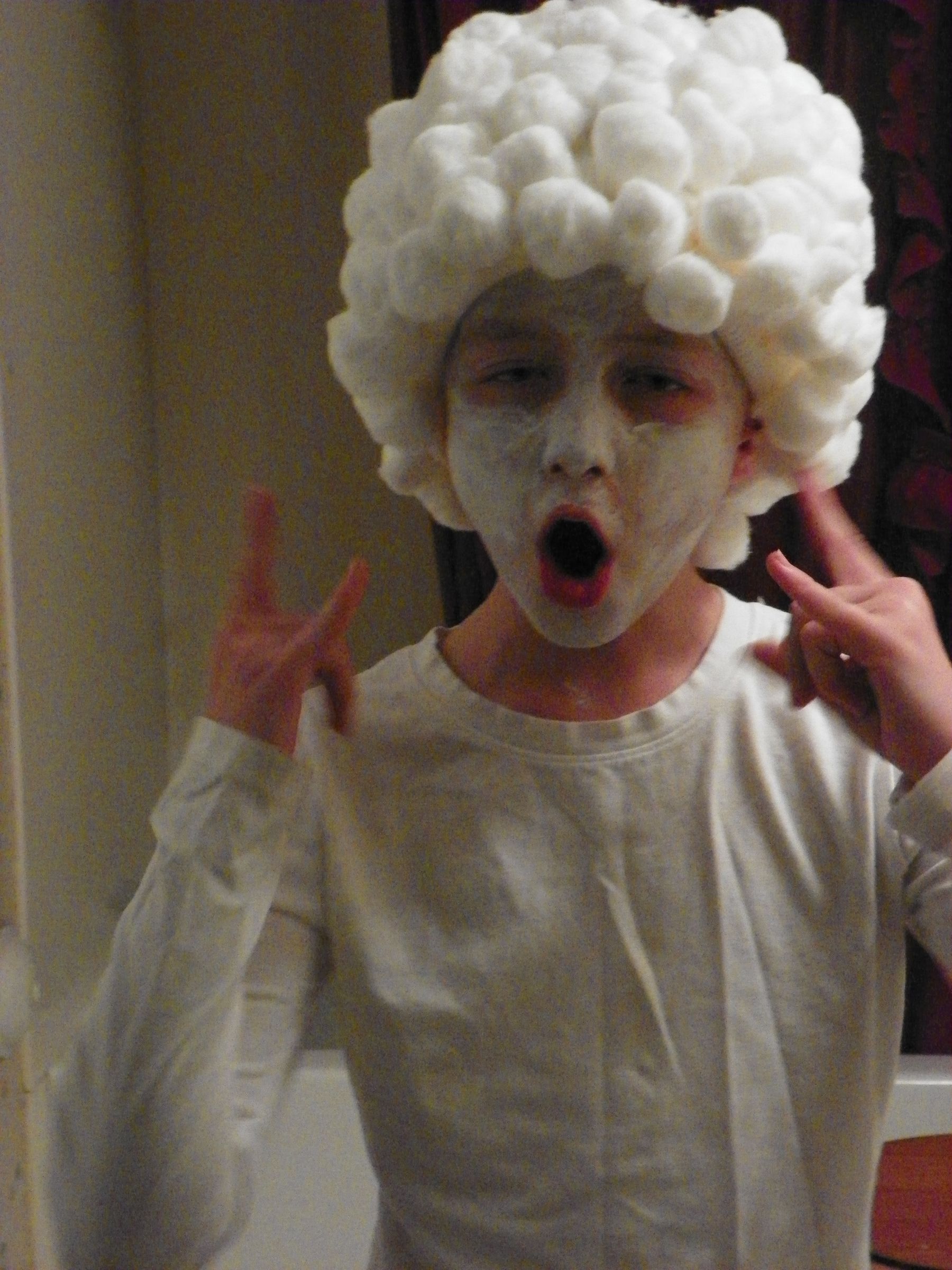 Easy Ghost Costume : 5 Steps - Instructables