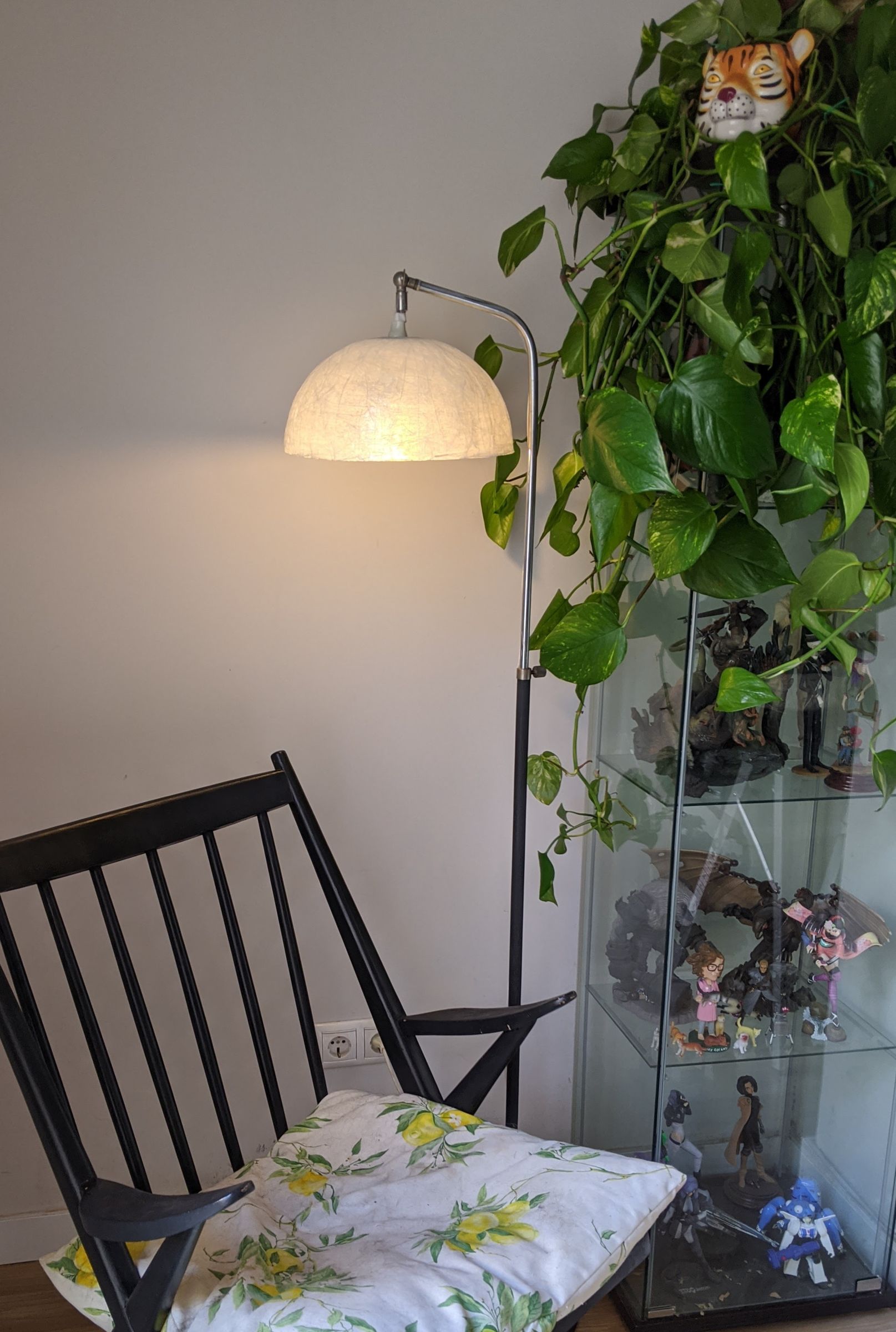 Super Easy Clear Adhesive Lamp Shade : 10 Steps (with Pictures ...
