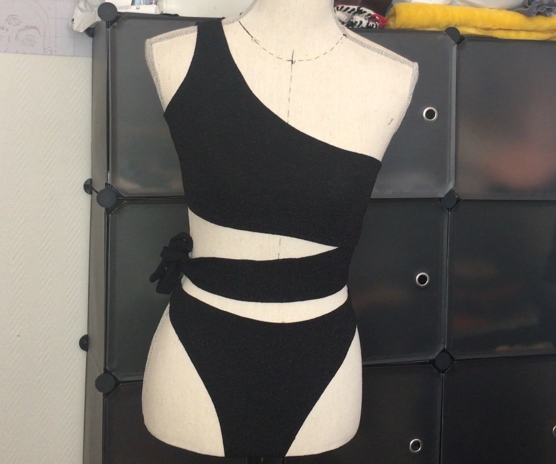 DIY BIKINI/ SWIMSUIT | TRUDY LIMP : 4 Steps - Instructables