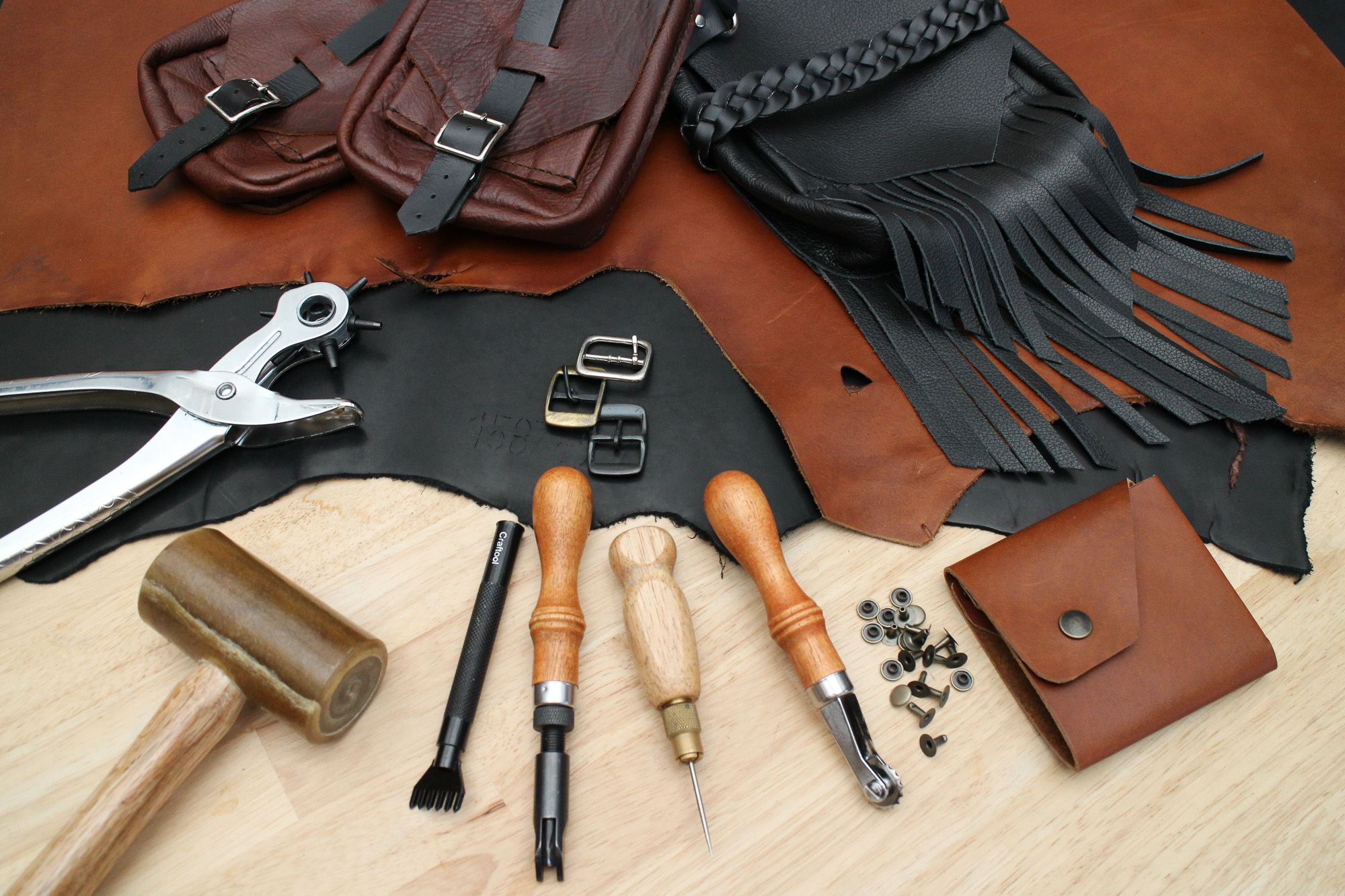 Tools and Supplies for Intermediate Leatherwork : 3 Steps - Instructables