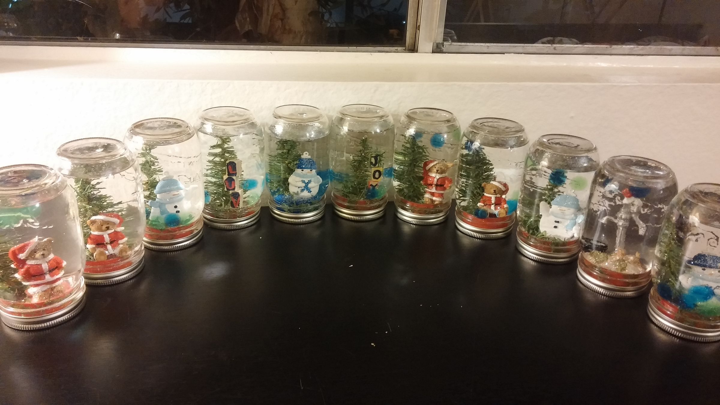 DIY Snow Globe : 4 Steps - Instructables