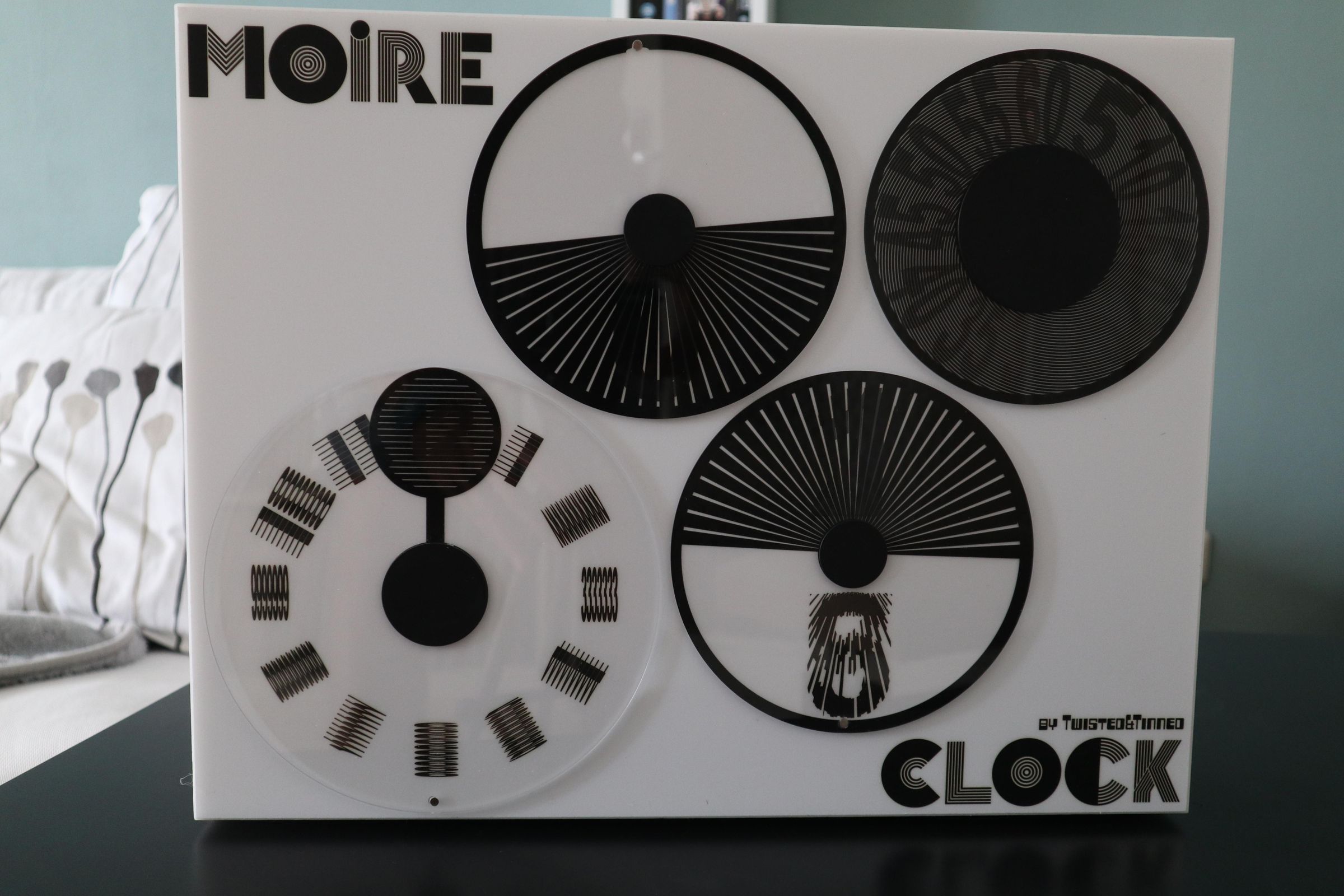 Moiré Clock : 9 Steps (with Pictures) - Instructables
