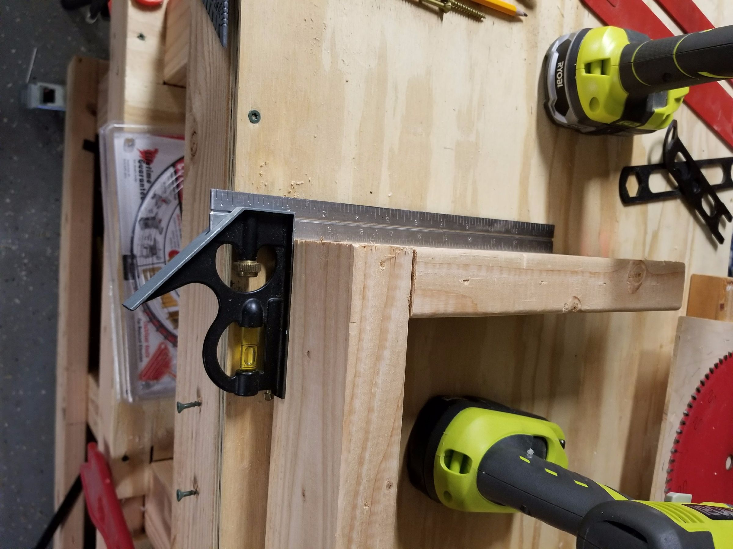 Table Saw Bench Saw Blade Storage : 8 Steps (with Pictures) - Instructables