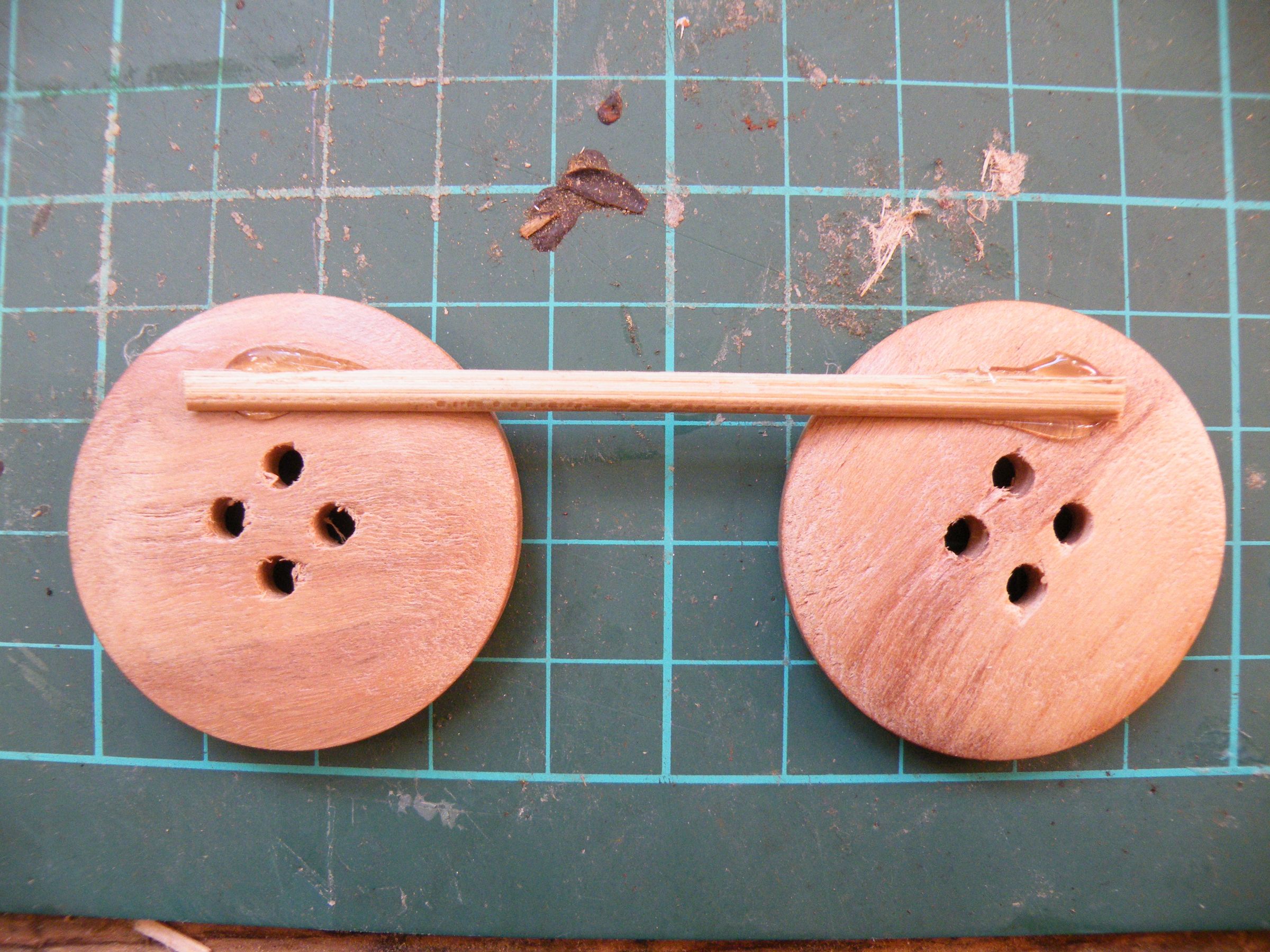 Coraline Button-Eyes : 4 Steps (with Pictures) - Instructables