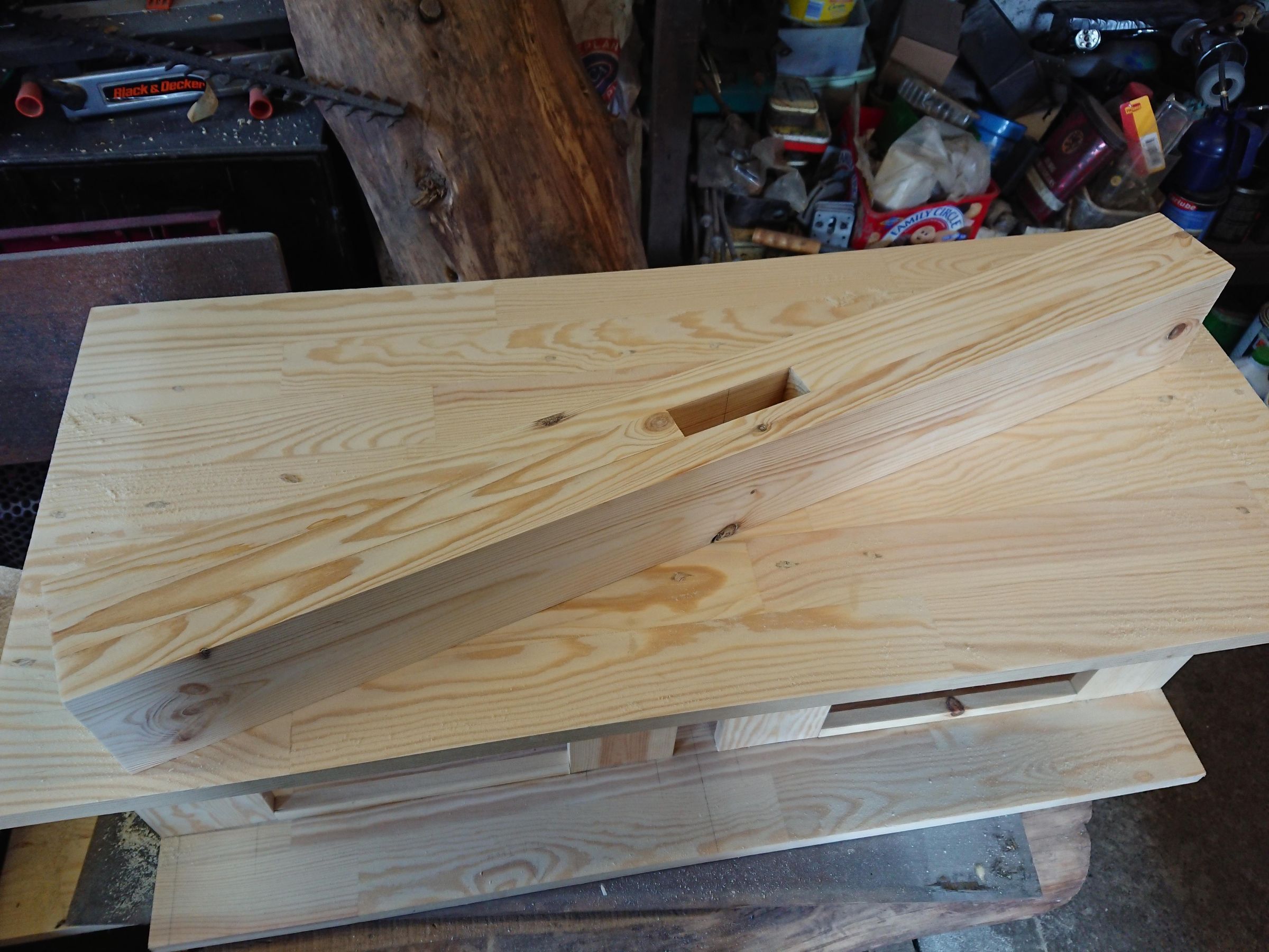 The "Work From Home" Solid Oak & Pine Kitchen Table : 11 Steps (with ...