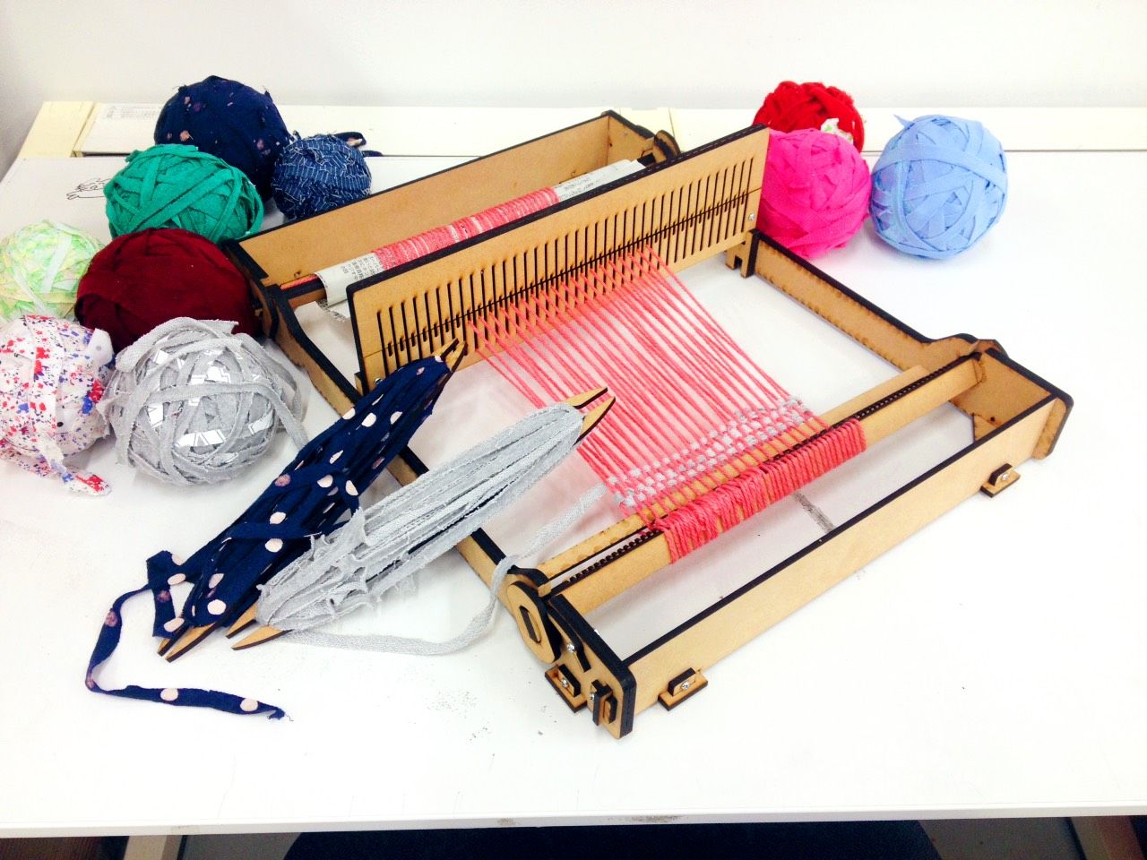 Tabletop Weaving : 7 Steps (with Pictures) - Instructables