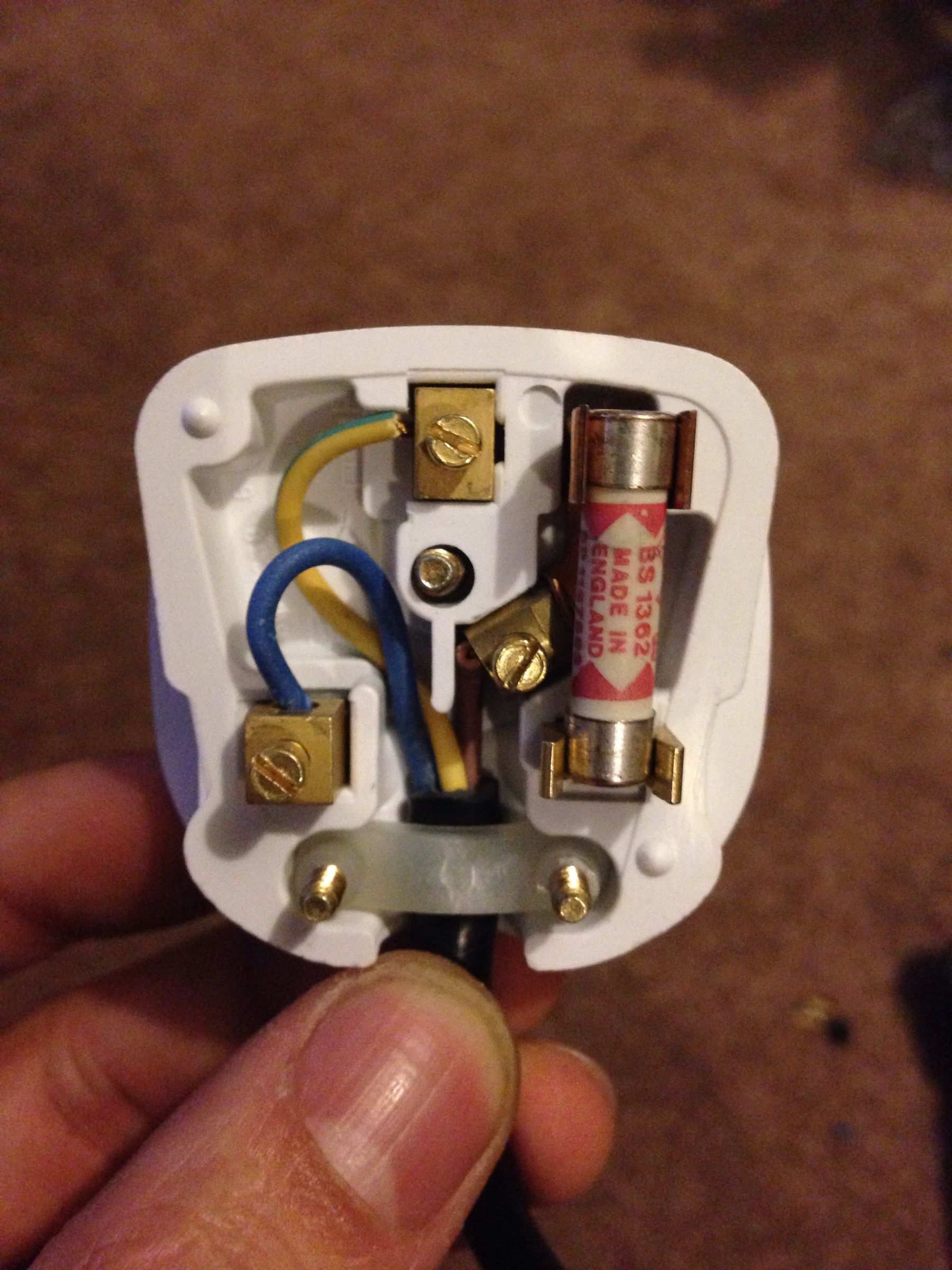 How to Wire / Terminate a UK 13A 3 Pin Plug : 4 Steps - Instructables