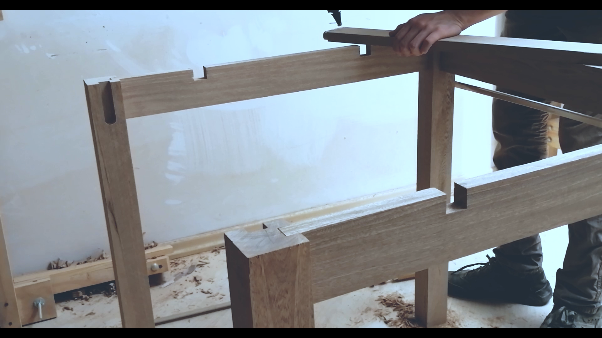 How to Make: a Dutch Draw-Leaf Dining Table : 5 Steps - Instructables
