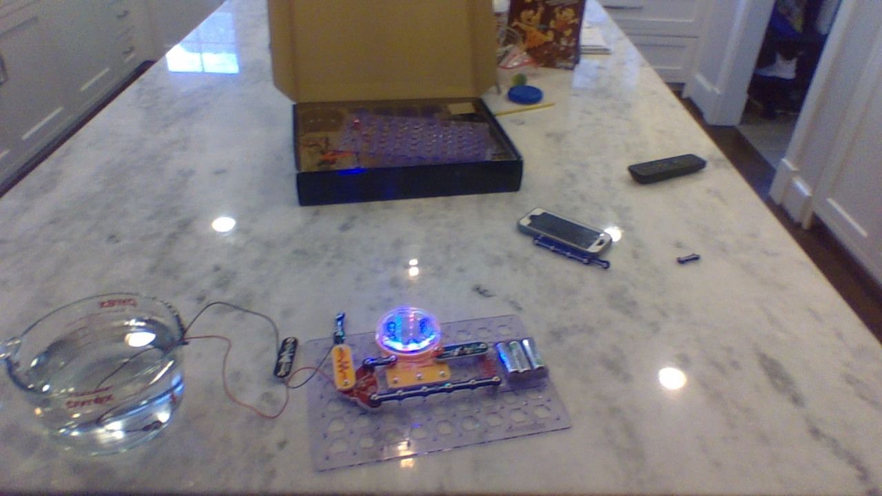 Experiment to Prove That Water and Human Body Are Good Conductors of ...