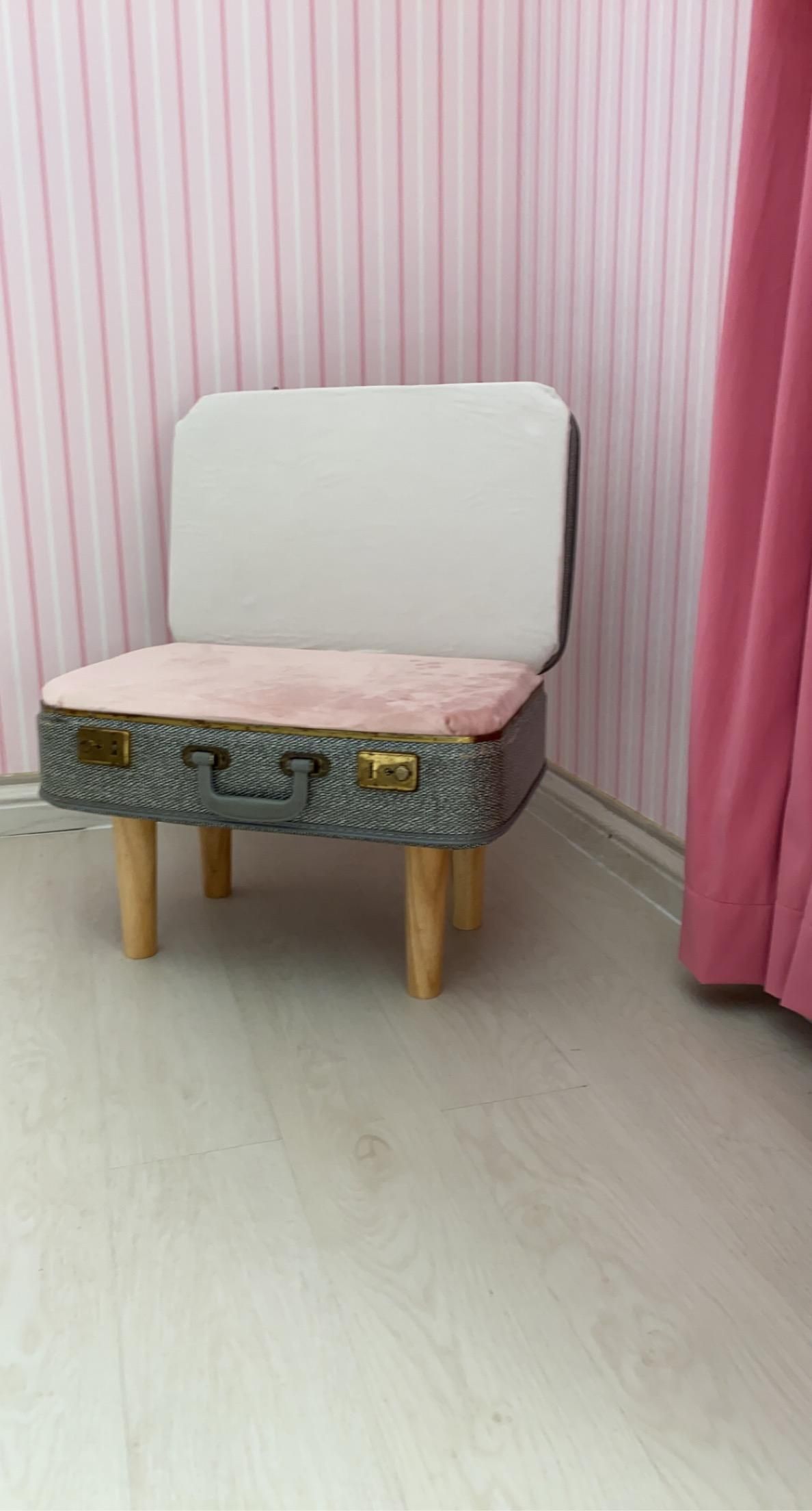 The Suitcase Chair : 8 Steps (with Pictures) - Instructables