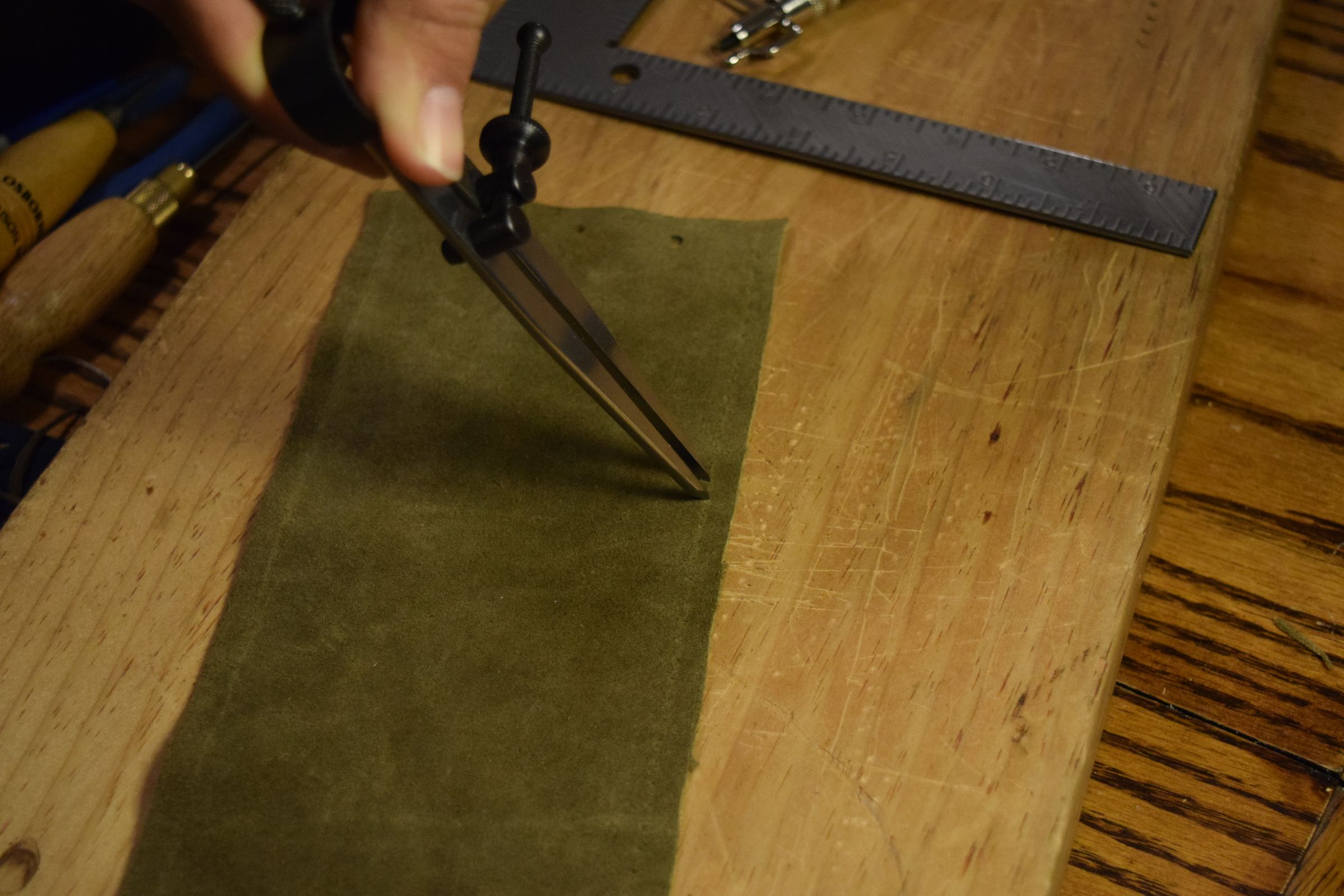 Simple Leather Project From Scraps : 8 Steps (with Pictures ...