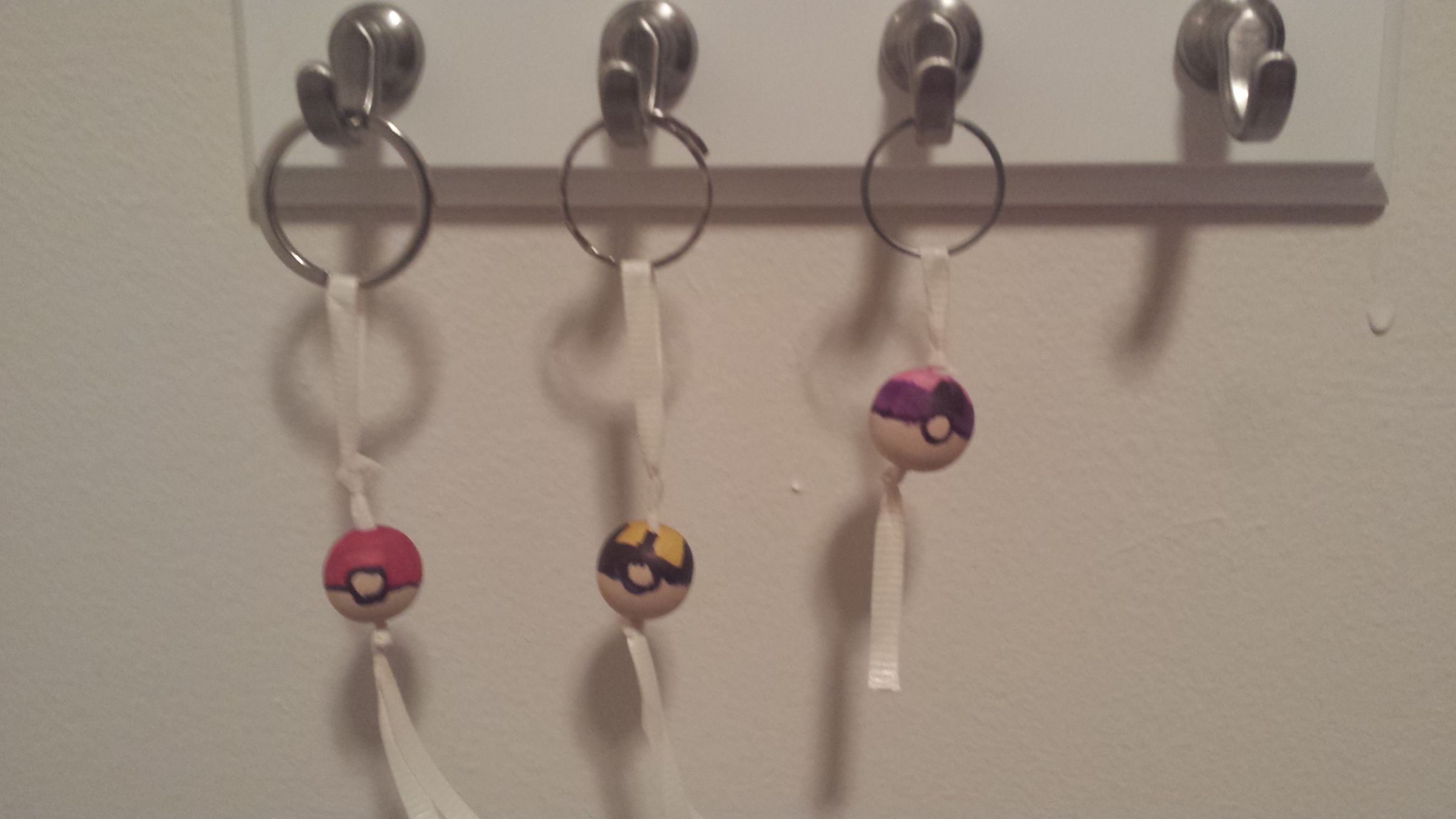 D.I.Y Pokeball Keychain : 4 Steps (with Pictures) - Instructables