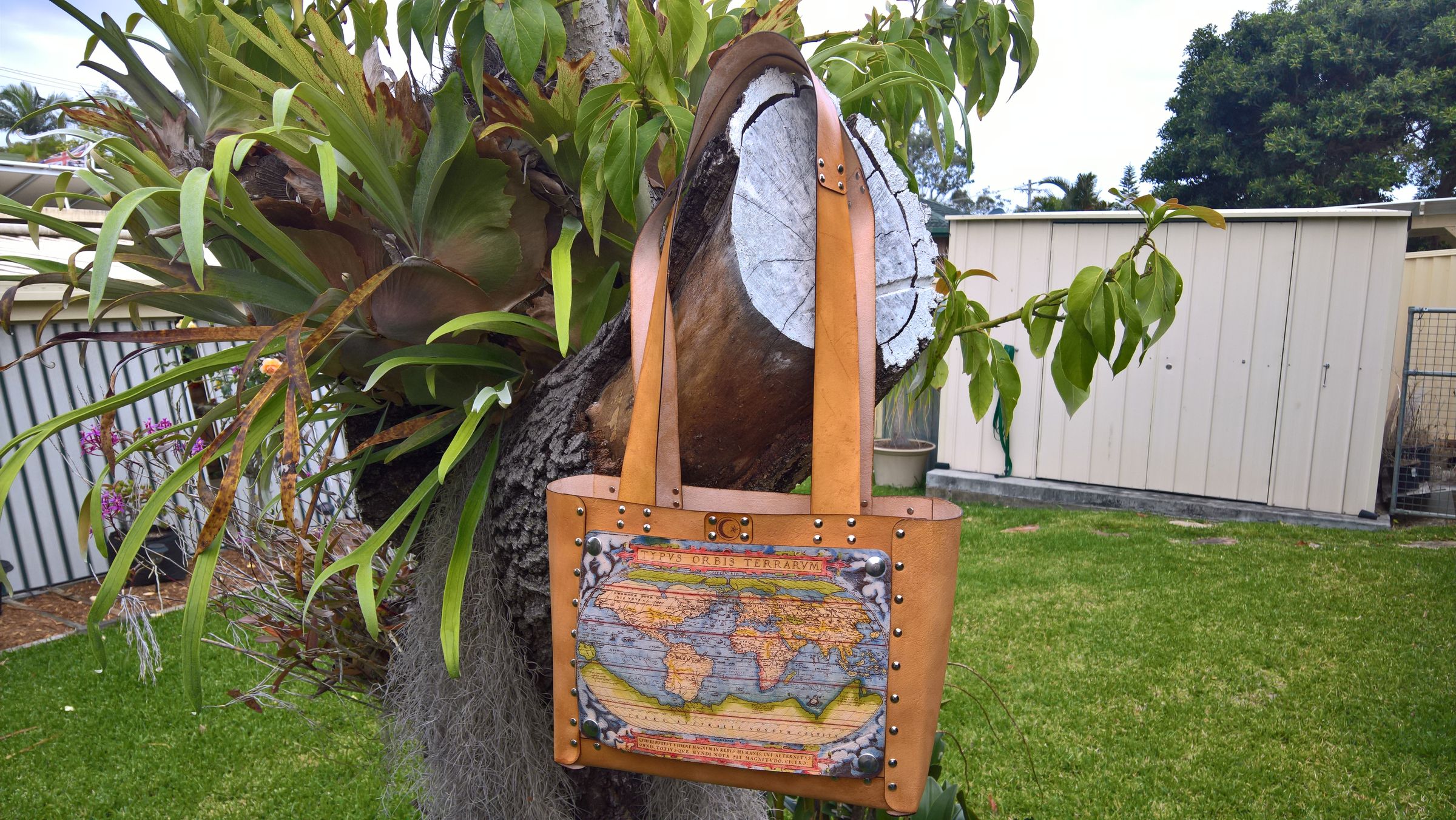 No-Sew Leather Tote Bag With Interchangeable Art Panels : 8 Steps (with ...