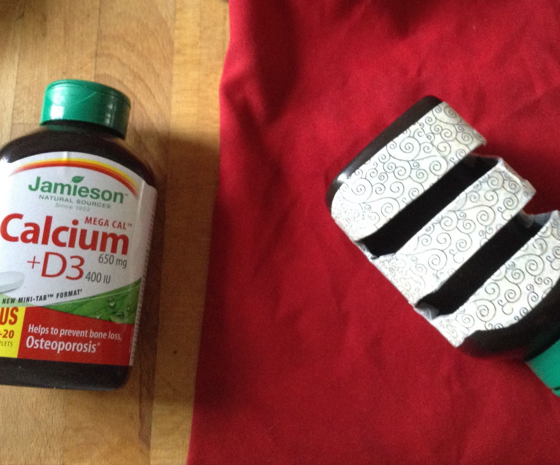 Vitamin Bottle to Tablet Stand : 5 Steps - Instructables