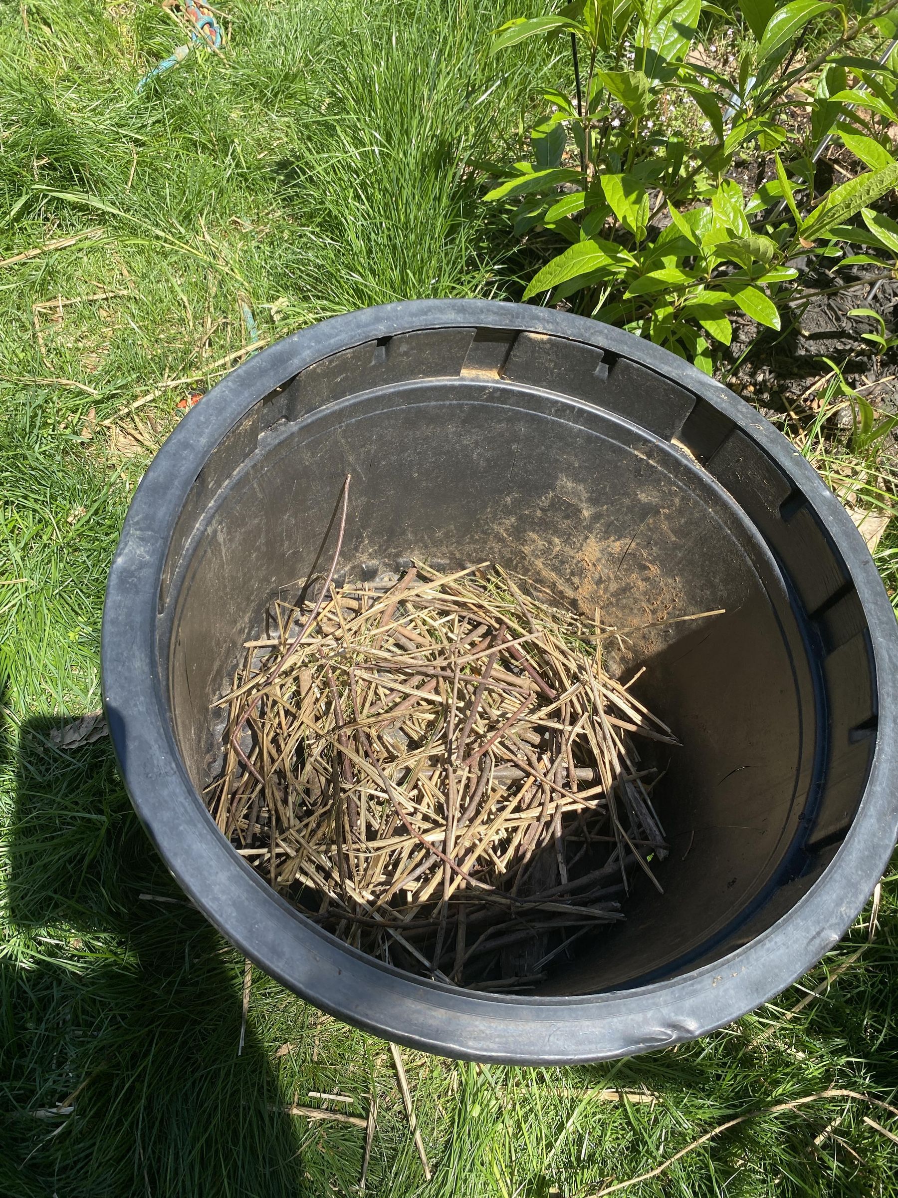Super Easy Recycled Compost Bin : 9 Steps (with Pictures) - Instructables