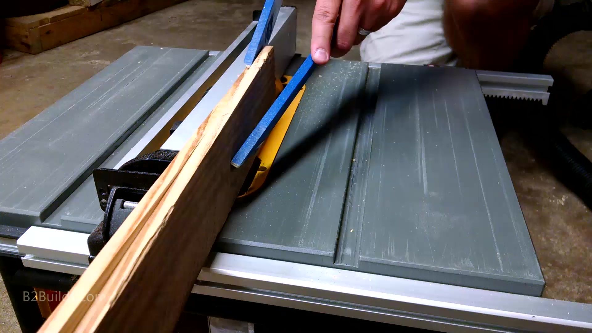 Floating Shelf Charging Station From Pallet Wood : 9 Steps (with ...