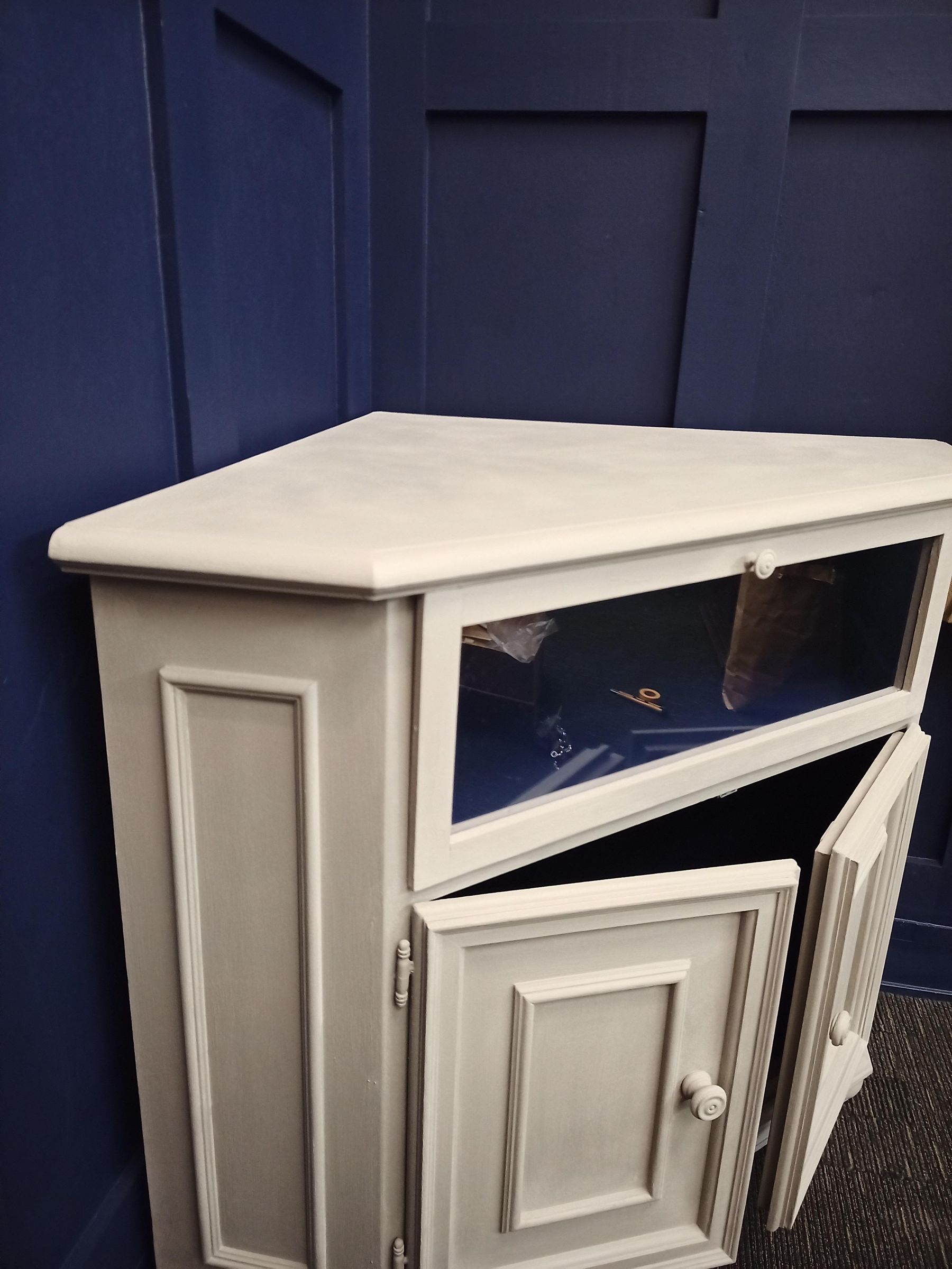 Corner Cabinet Makeover : 8 Steps (with Pictures) - Instructables