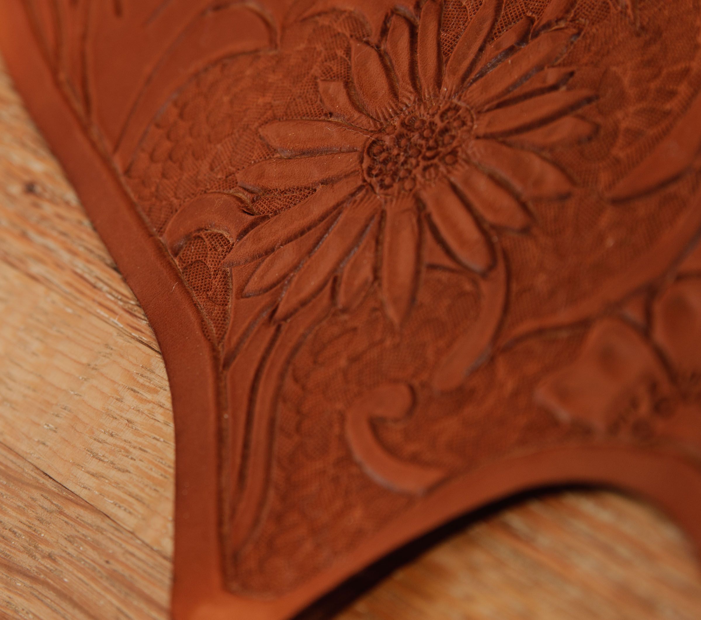 Tooling a Simple Leather Purse : 8 Steps (with Pictures) - Instructables