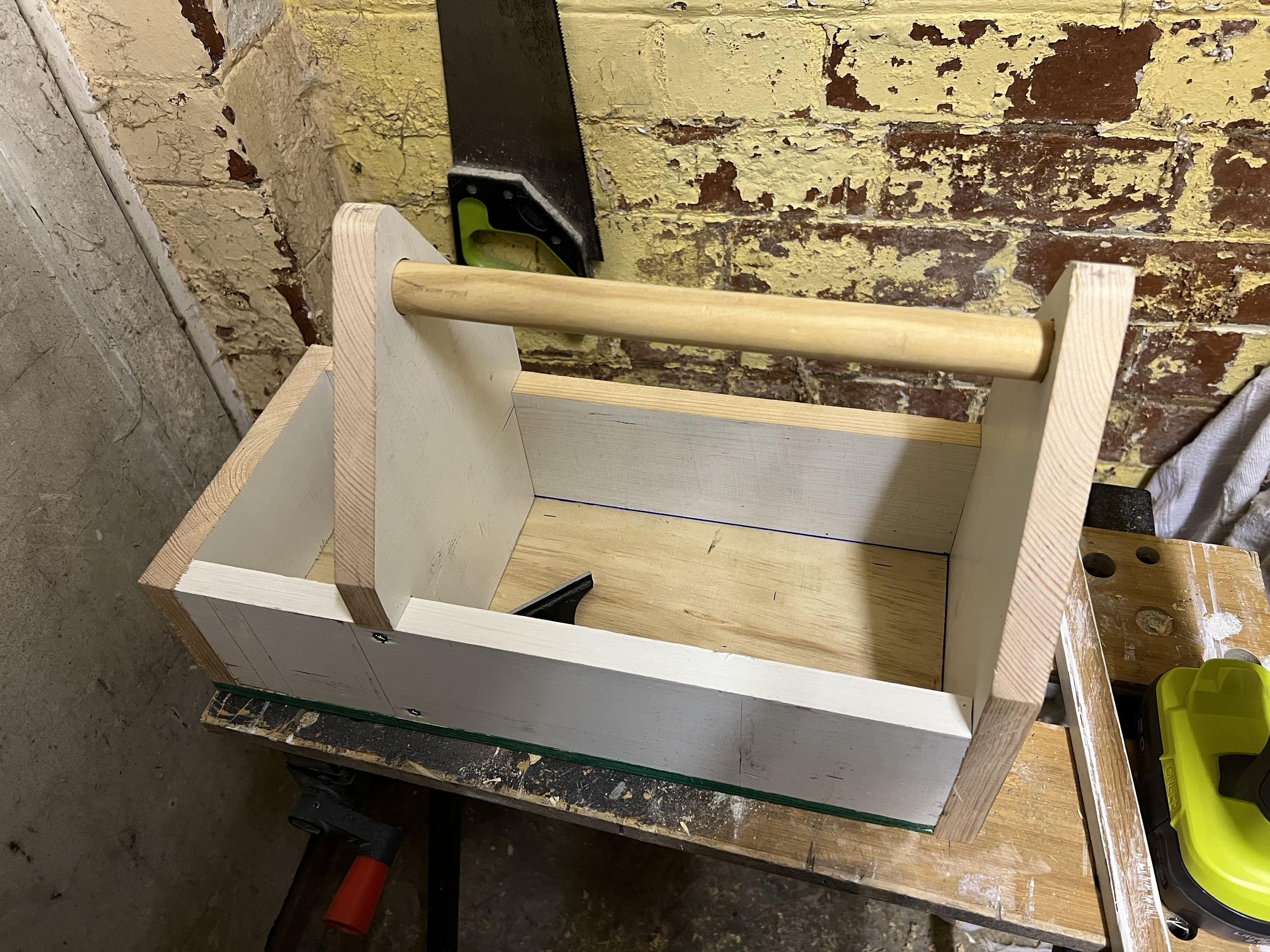 Simple DIY Tool Box. : 7 Steps (with Pictures) - Instructables