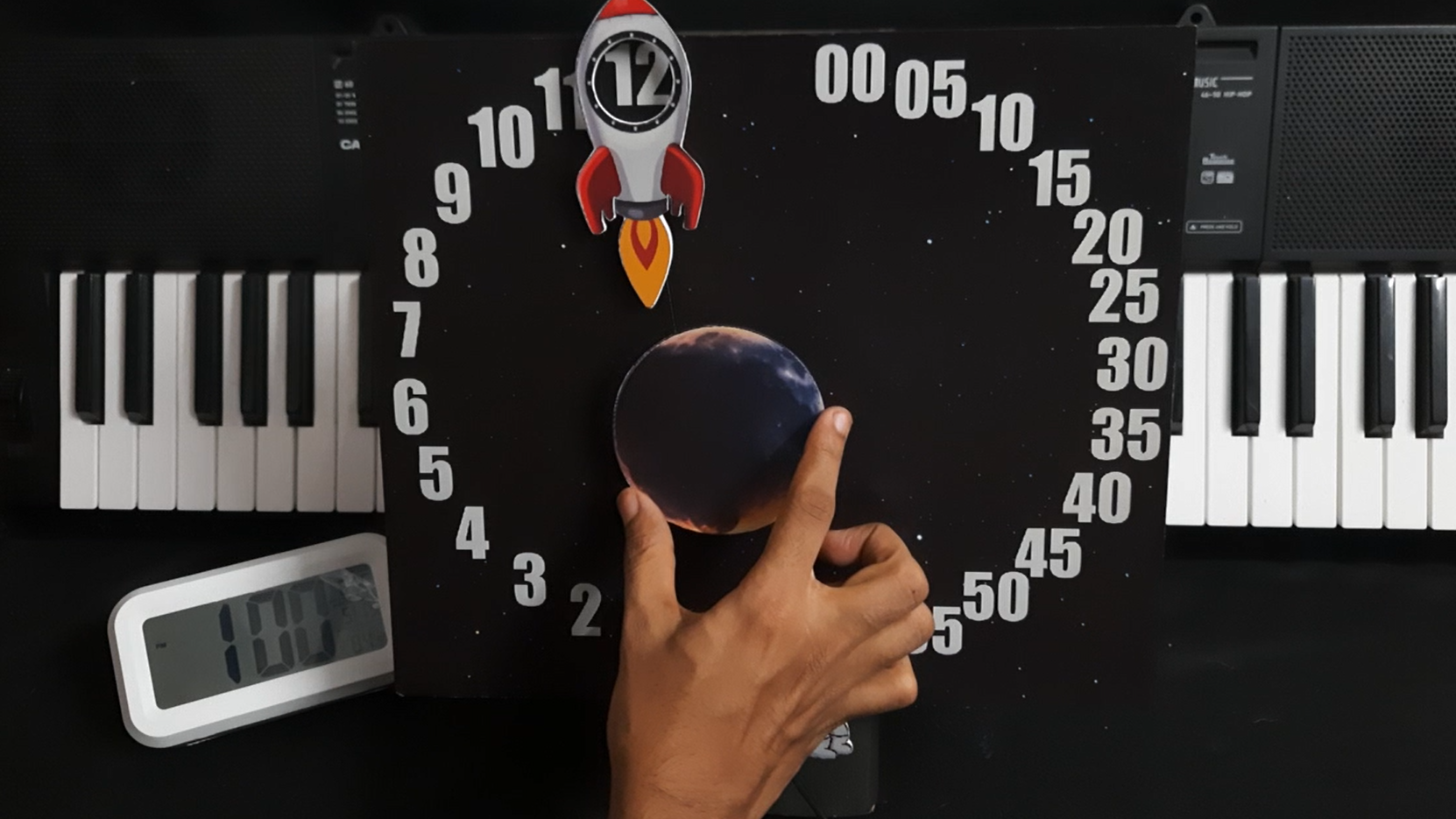 DIY Space Clock / Arduino Servo Clock. : 7 Steps (with Pictures ...