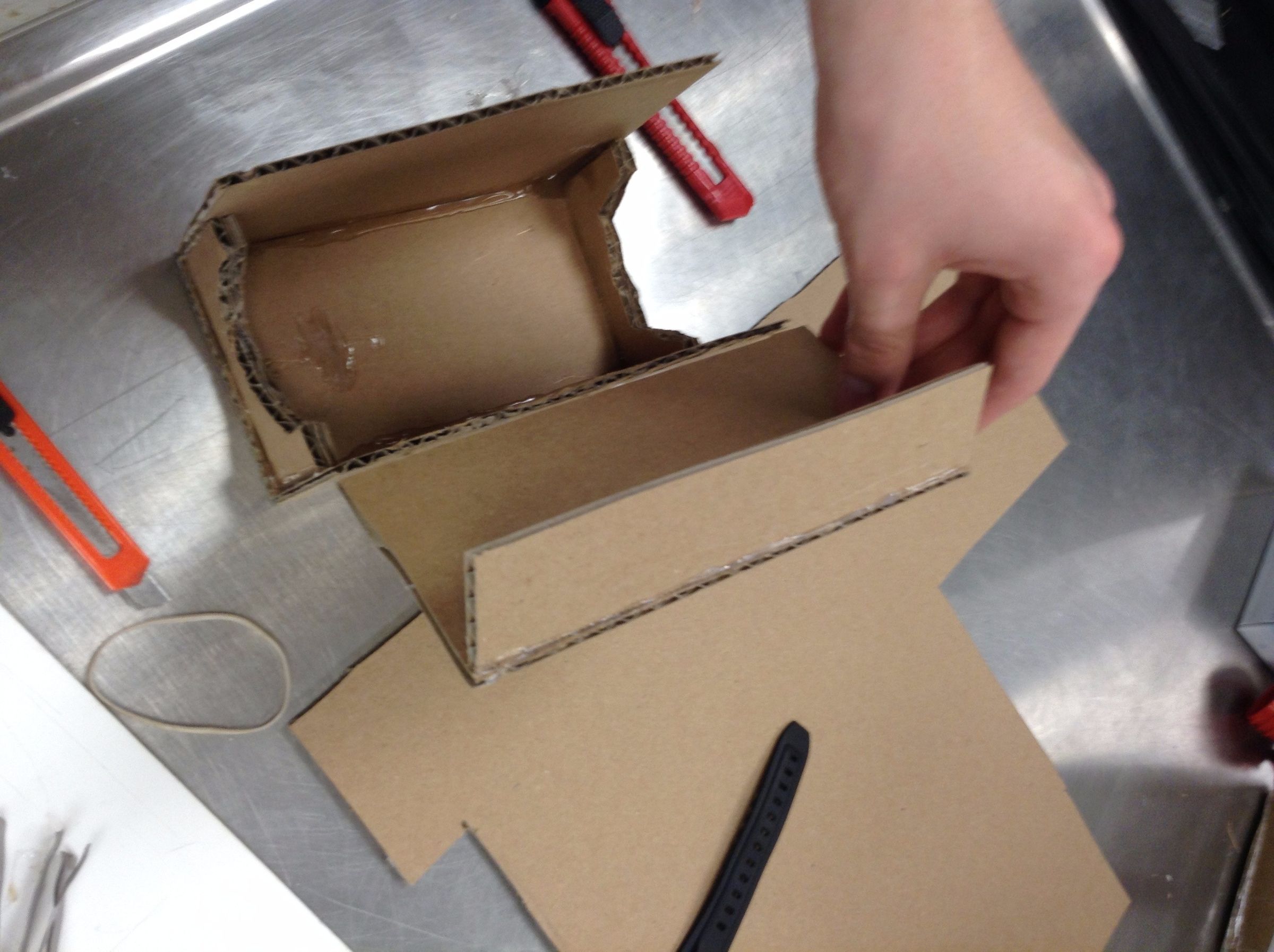 Cardboard Fallout PIP-boy : 8 Steps (with Pictures) - Instructables