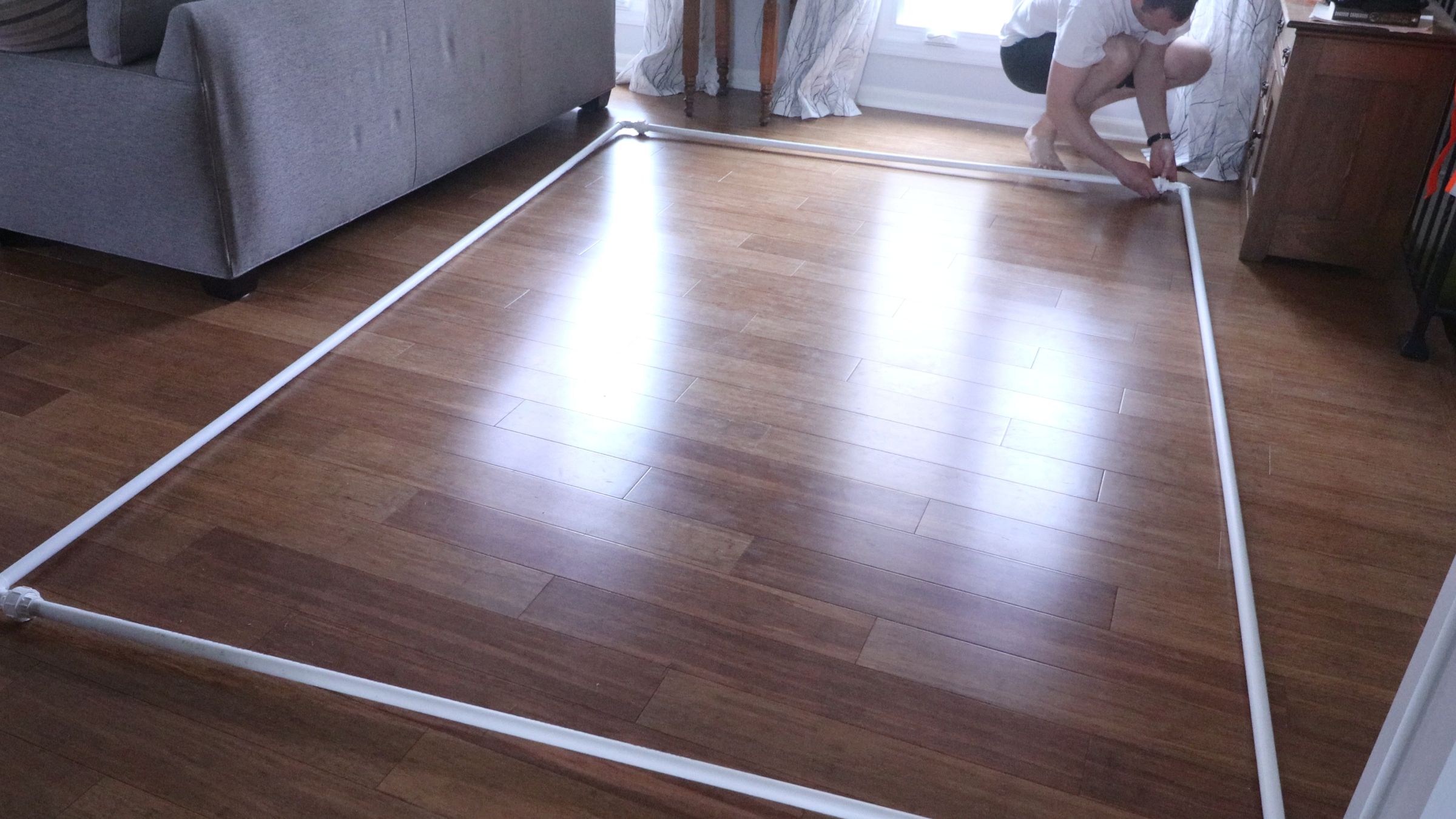 DIY Inexpensive Collapsible Projector Screen Frame : 8 Steps (with ...