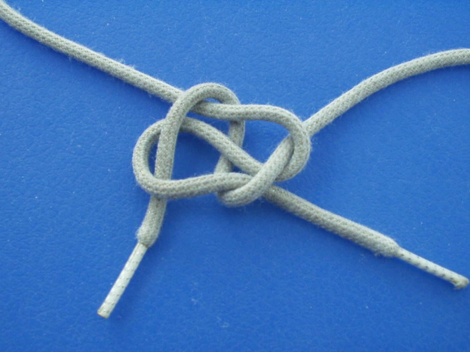 True Lover's and Friendship Knots : 11 Steps - Instructables