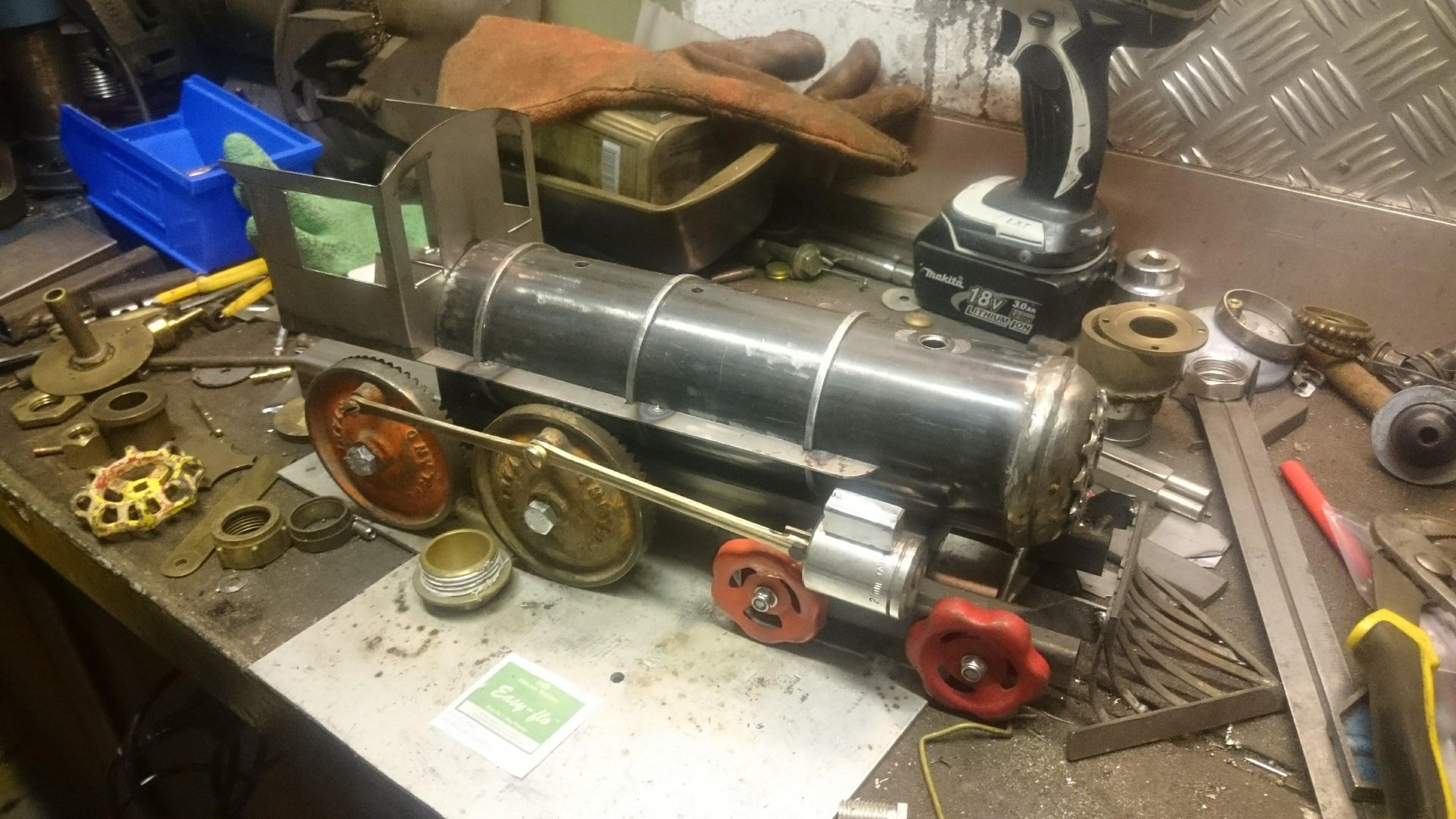 My ‘Light’ Engine Locomotive – a Unique Scrap Metal Train Lamp & Bridge ...