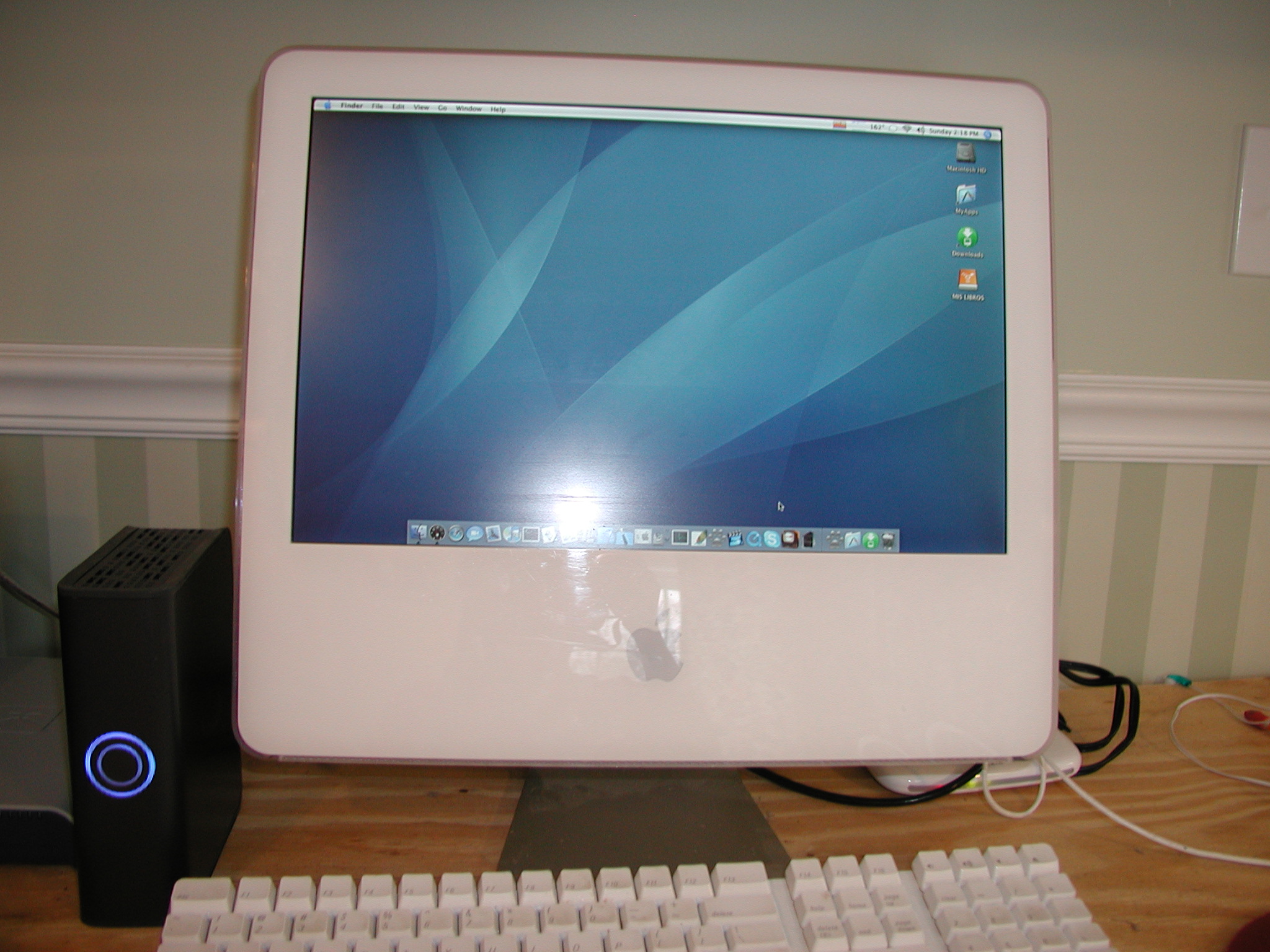 Fix a Stuck Pixel on an LCD Monitor : 5 Steps (with Pictures ...