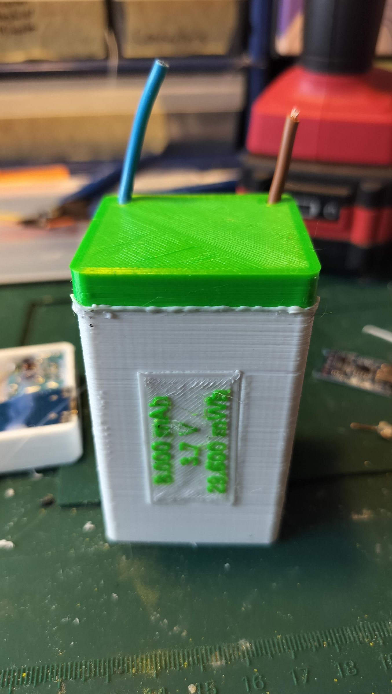 DIY Powerbank With Refurbished 18650 Lithium Cells : 8 Steps ...