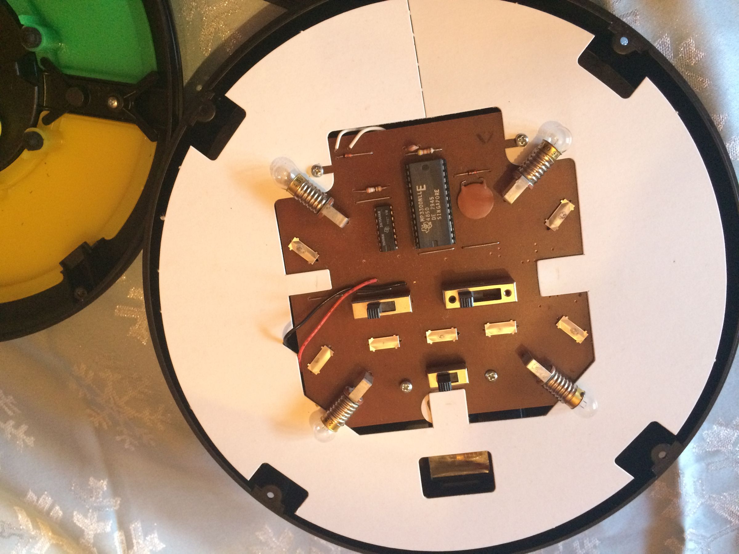 Fix a Vintage Simon Game : 10 Steps (with Pictures) - Instructables