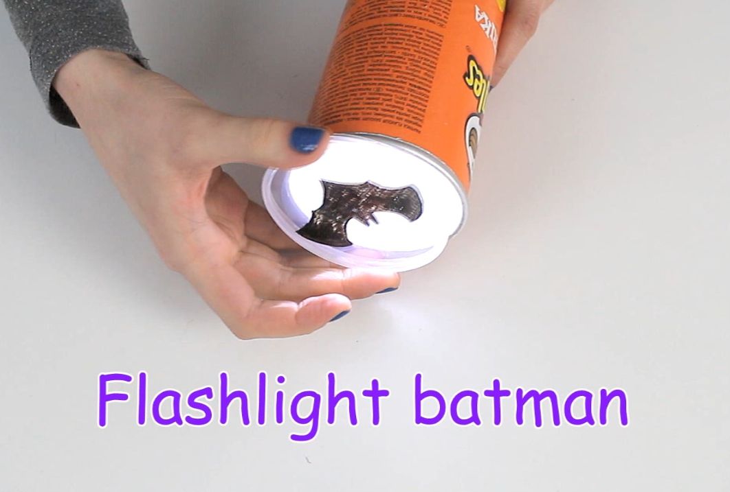 3 Pringles Tricks | Simple Life Hacks | Flashlight Batman : 4 Steps ...
