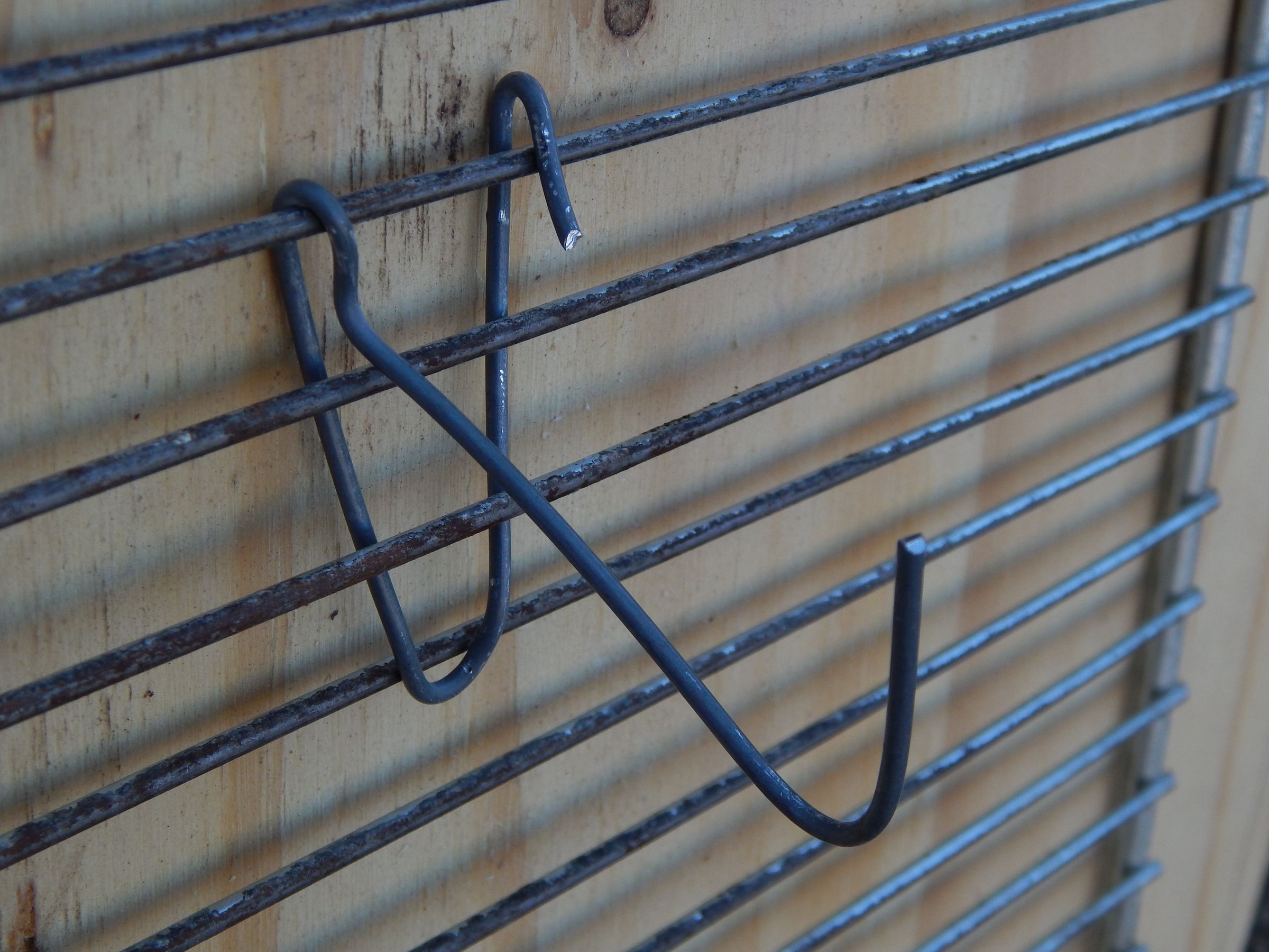 Upcycled Wire Tool Organizer - Instructables