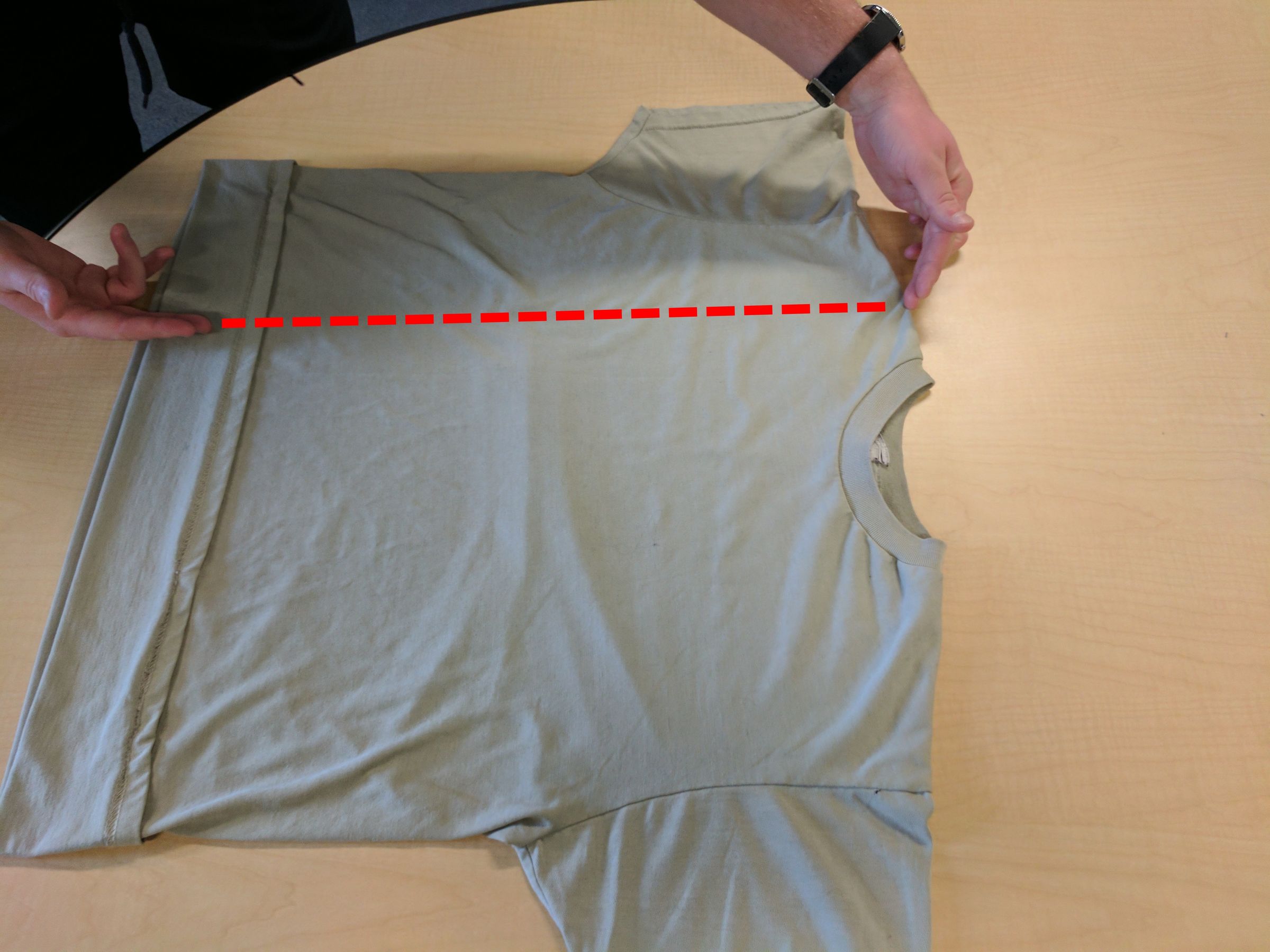 How to Ranger Roll a T-Shirt : 11 Steps (with Pictures) - Instructables