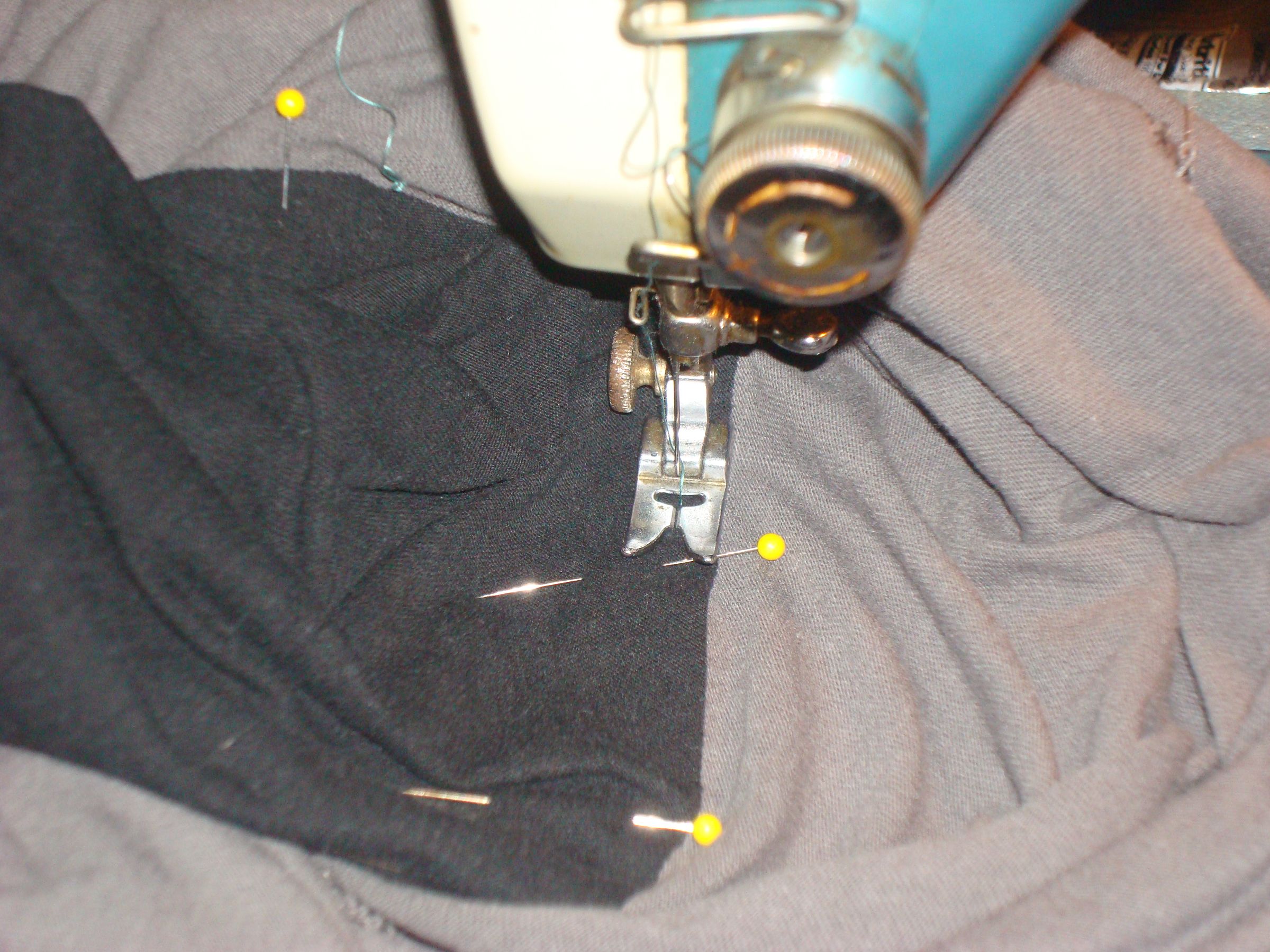 Altering Short Sleeve T-shirts to Long Sleeve T-shirts : 7 Steps ...
